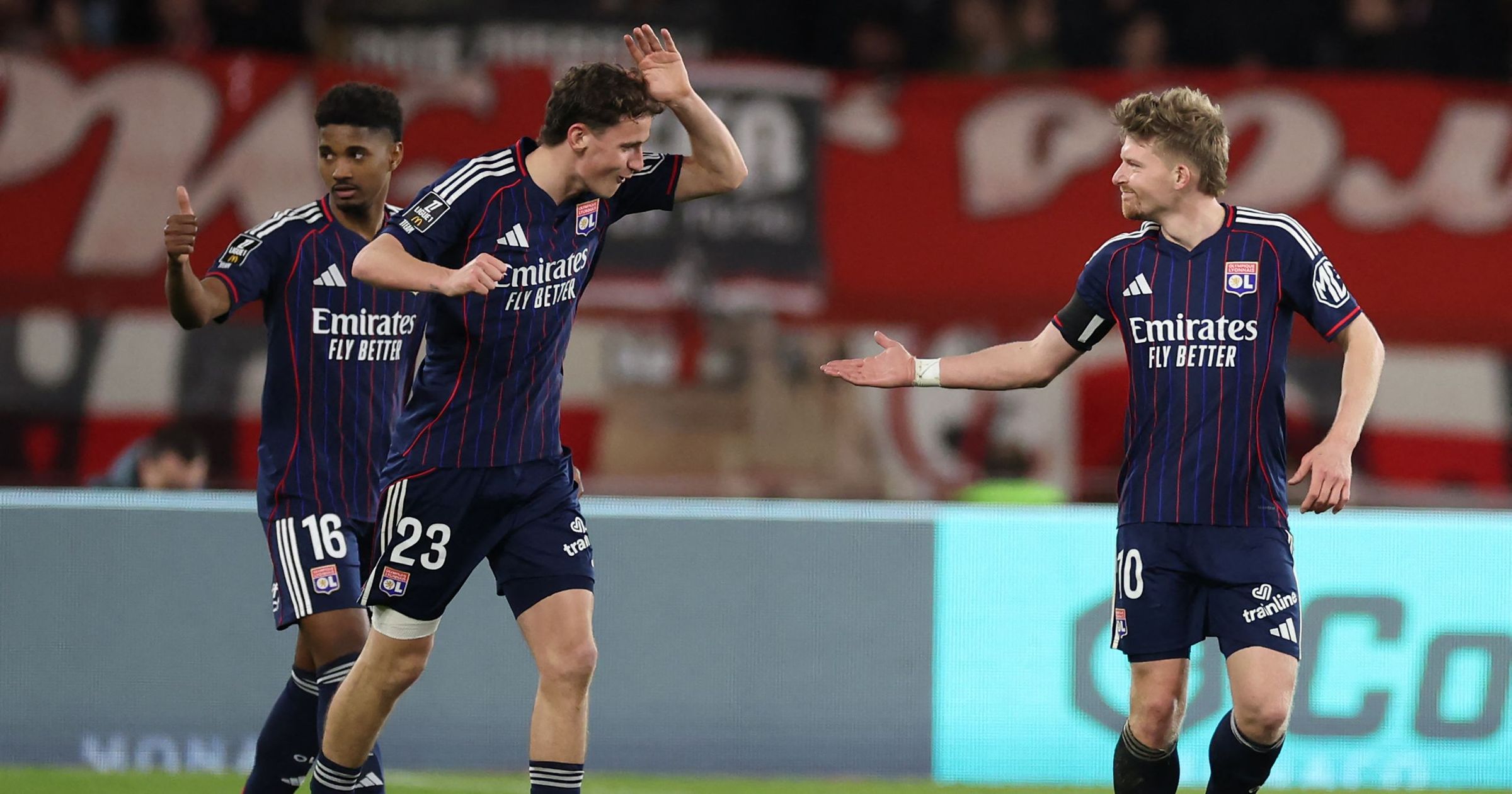 Ligue 1 - Avec un doublé de Pavel Šulc, l'Olympique Lyonnais commence ...