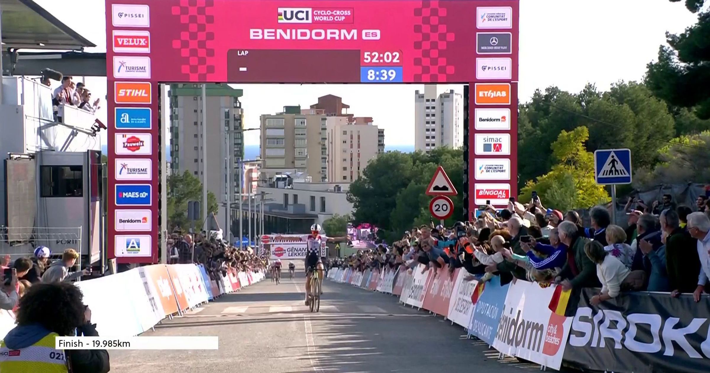 Lucinda Brand lever op til favoritværdigheden og vinder World Cup ...