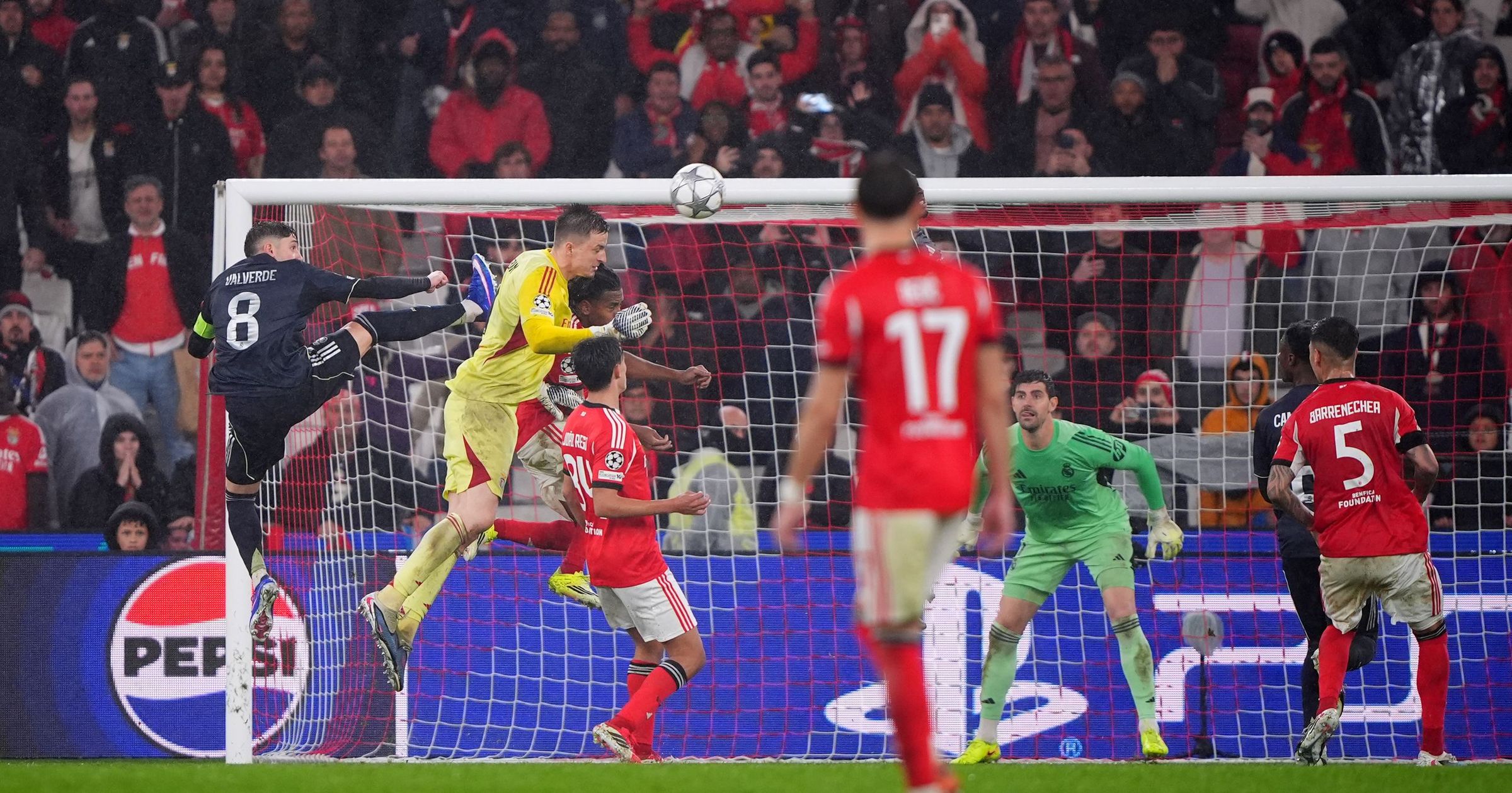 Ligue des champions I Vidéo : Le but d'Anatoliy Trubin, gardien de ...