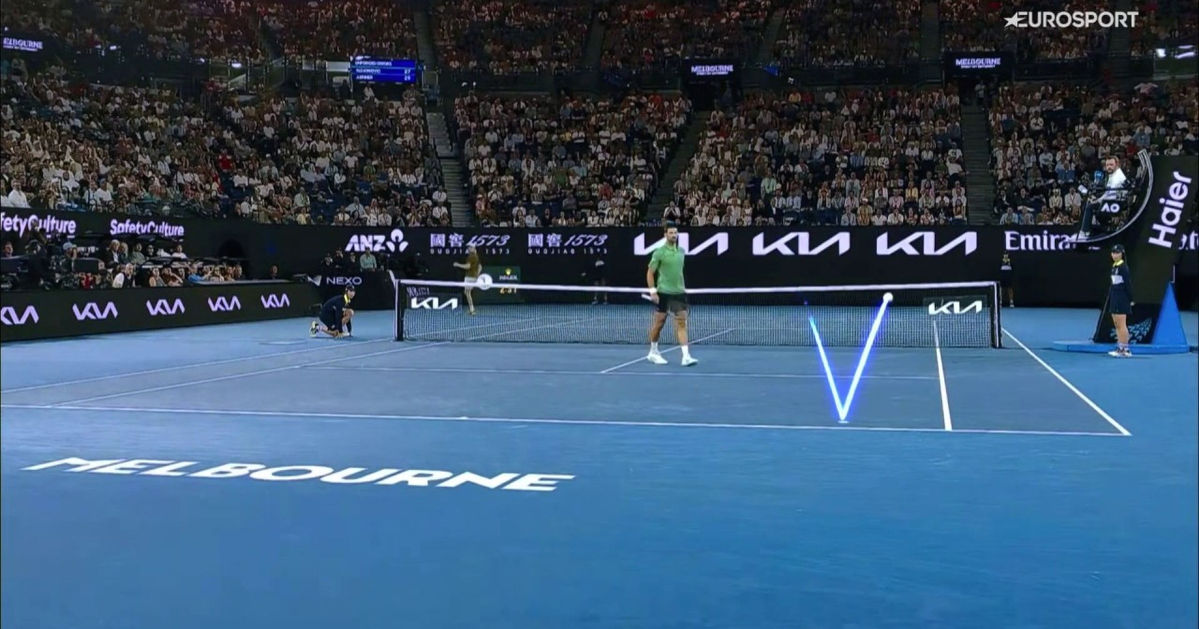 Tennis. Fantastyczny lob Jannika Sinnera przy 0:2 w 4. secie z Novakiem ...