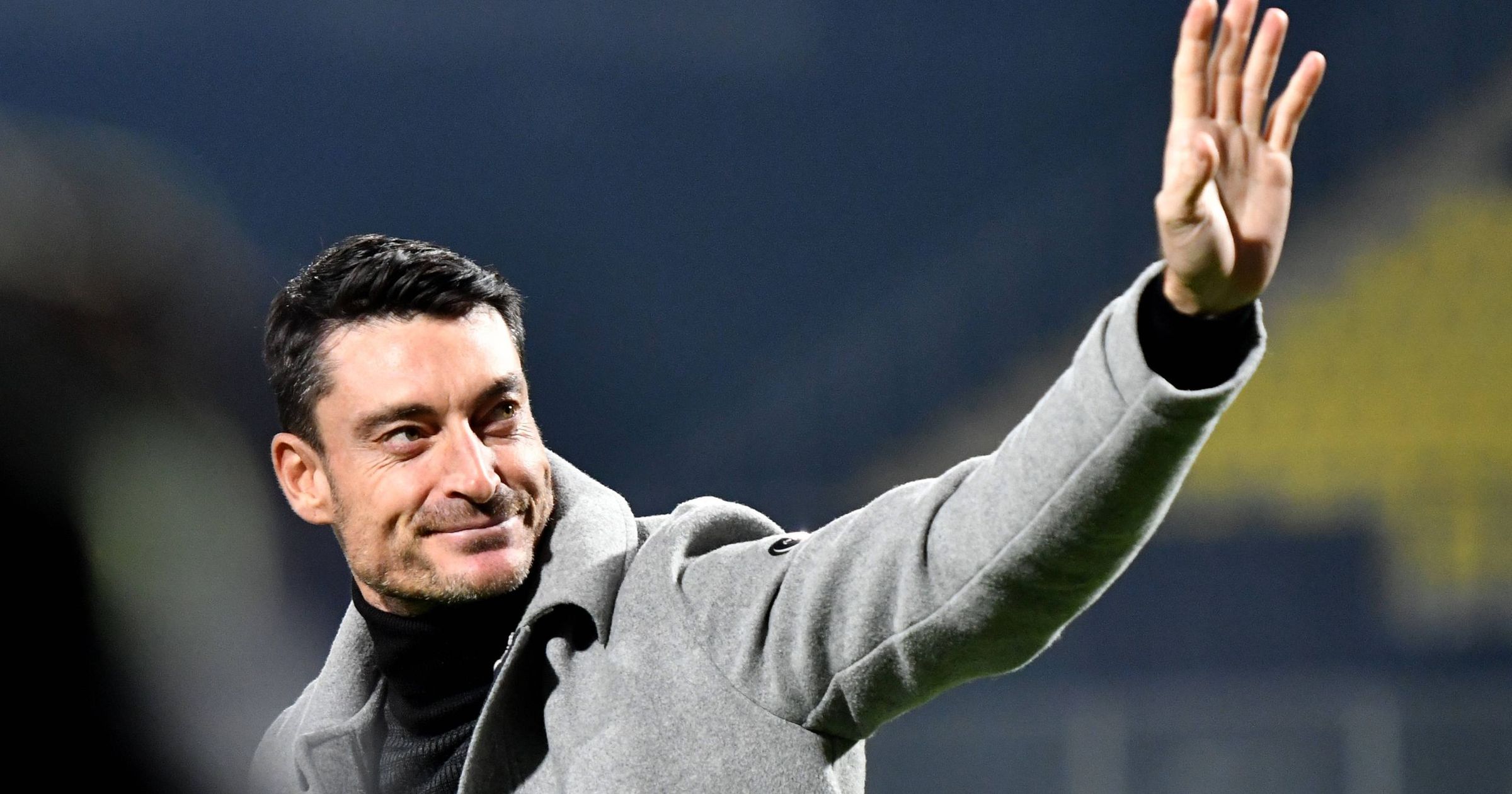 Eintracht Frankfurt stellt Albert Riera vor: Neuer Trainer am Main ...