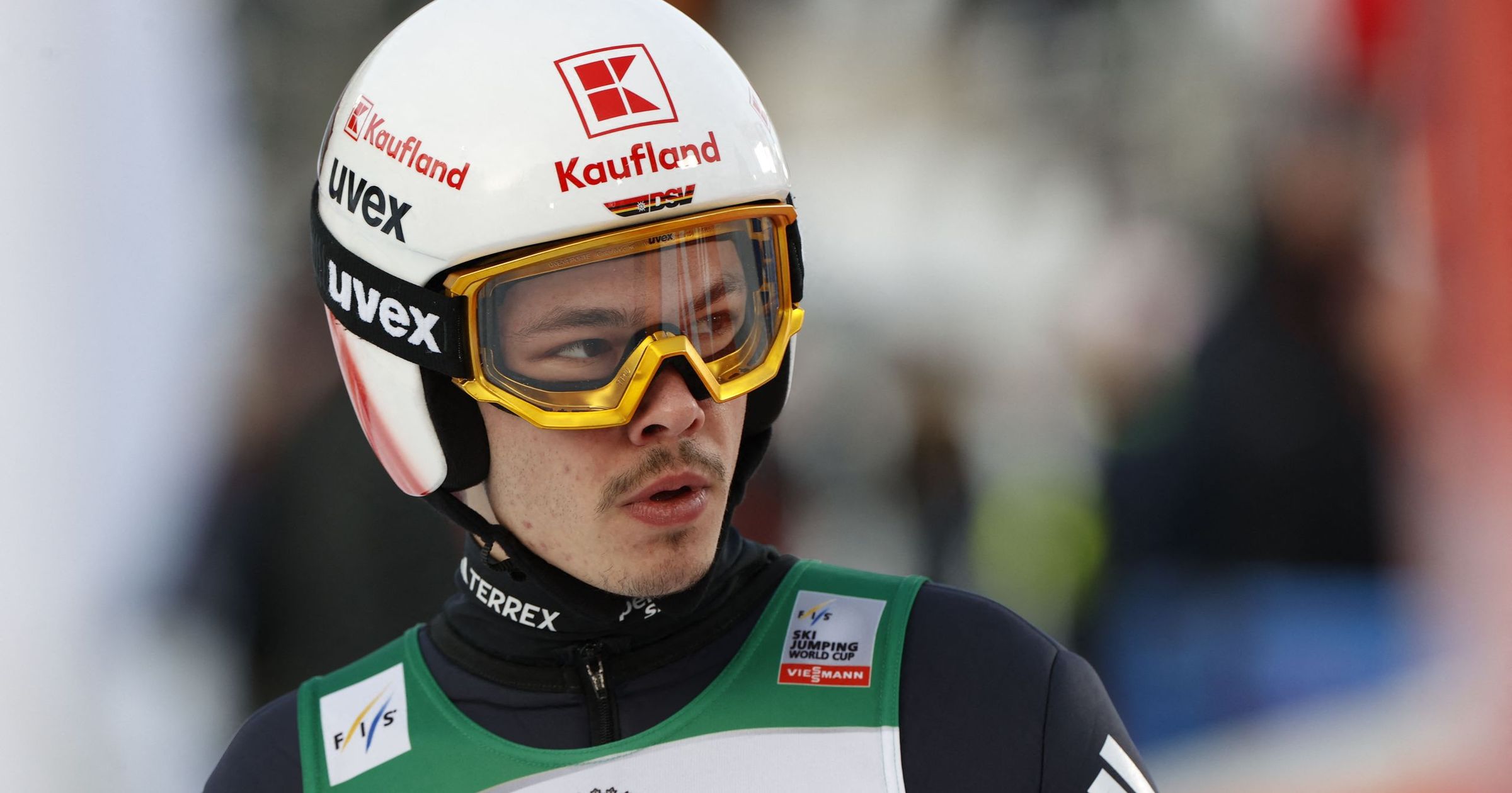Lahti: Deutschlands Skispringer Philipp Raimund und Felix Hoffmann ...
