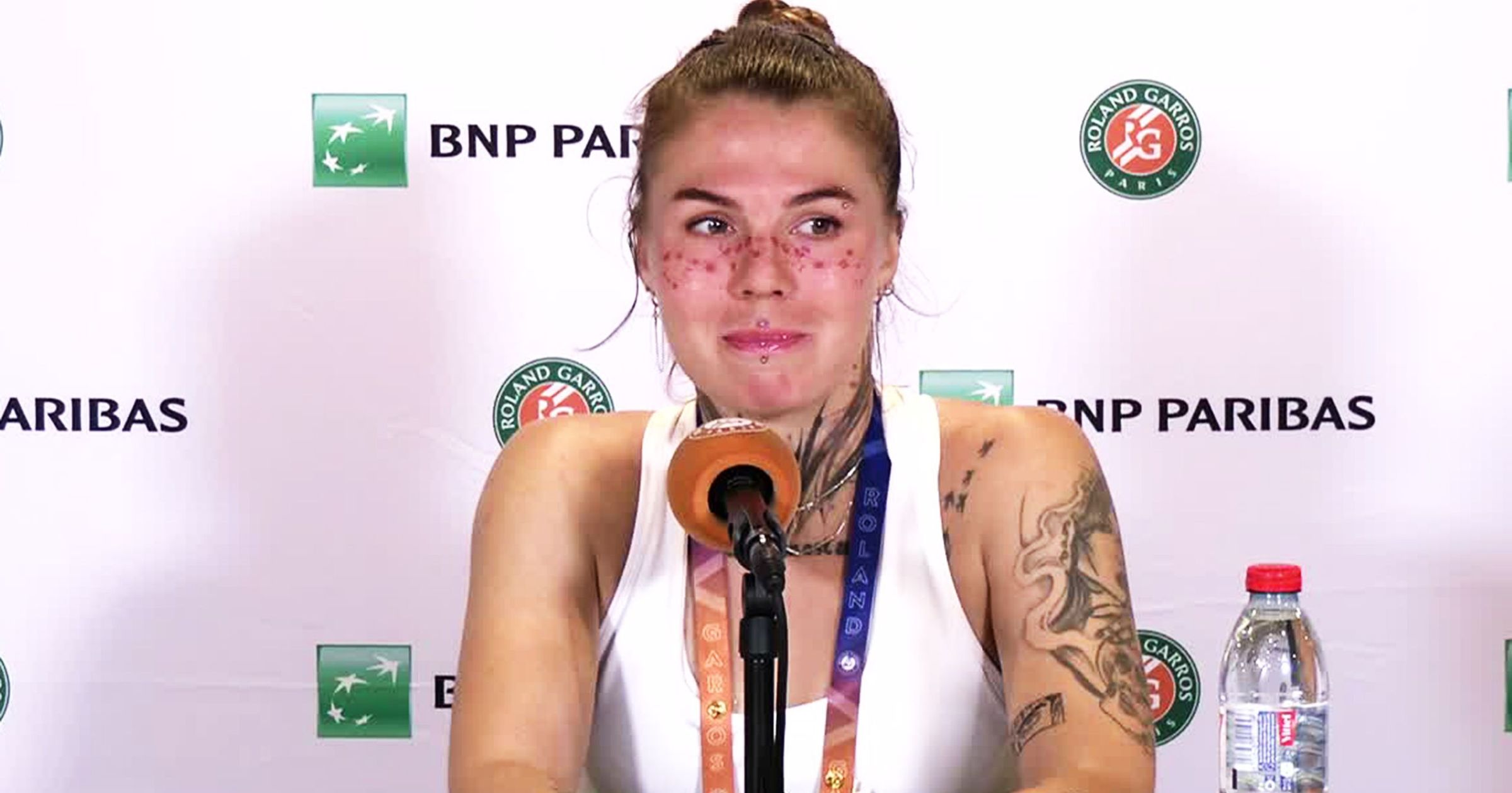 French Open 2026 in Paris - Oleksandra Oliynykova hält nach Match gegen ...