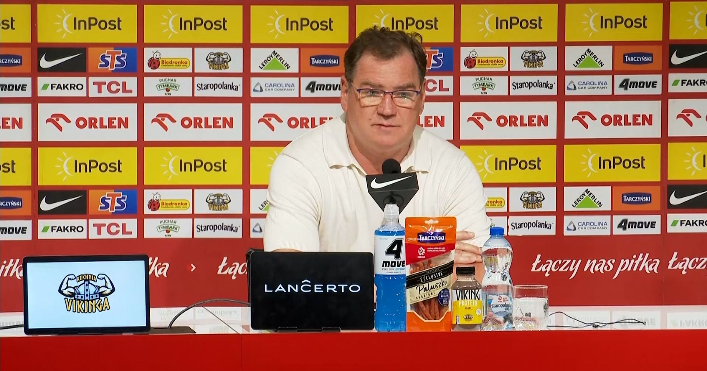 "Muszę się dowiedzieć, na kogo mogę liczyć". Jan Urban na konferencji ...