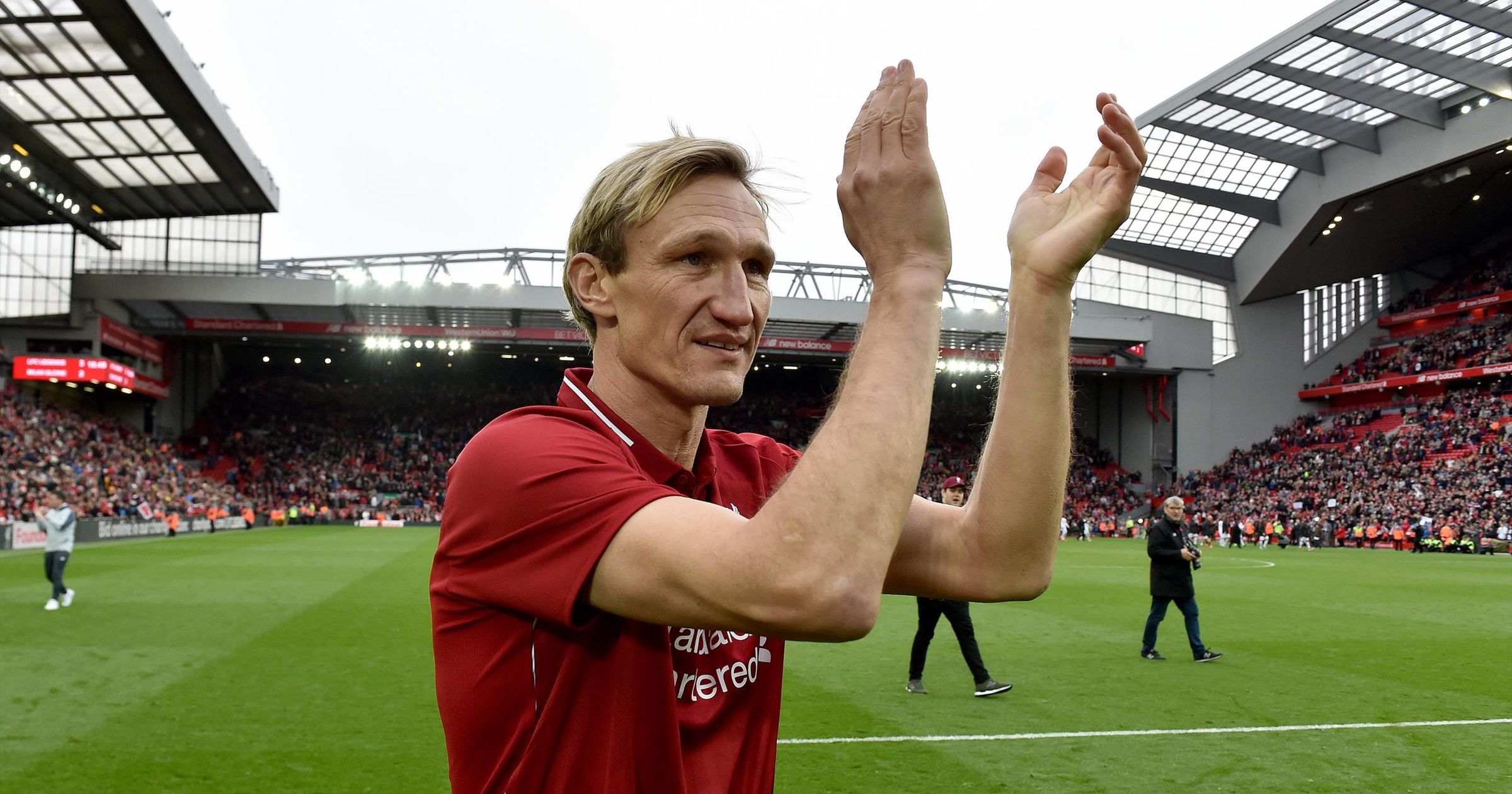 Liverpool-legende kan bli OBOS-trener - Eurosport