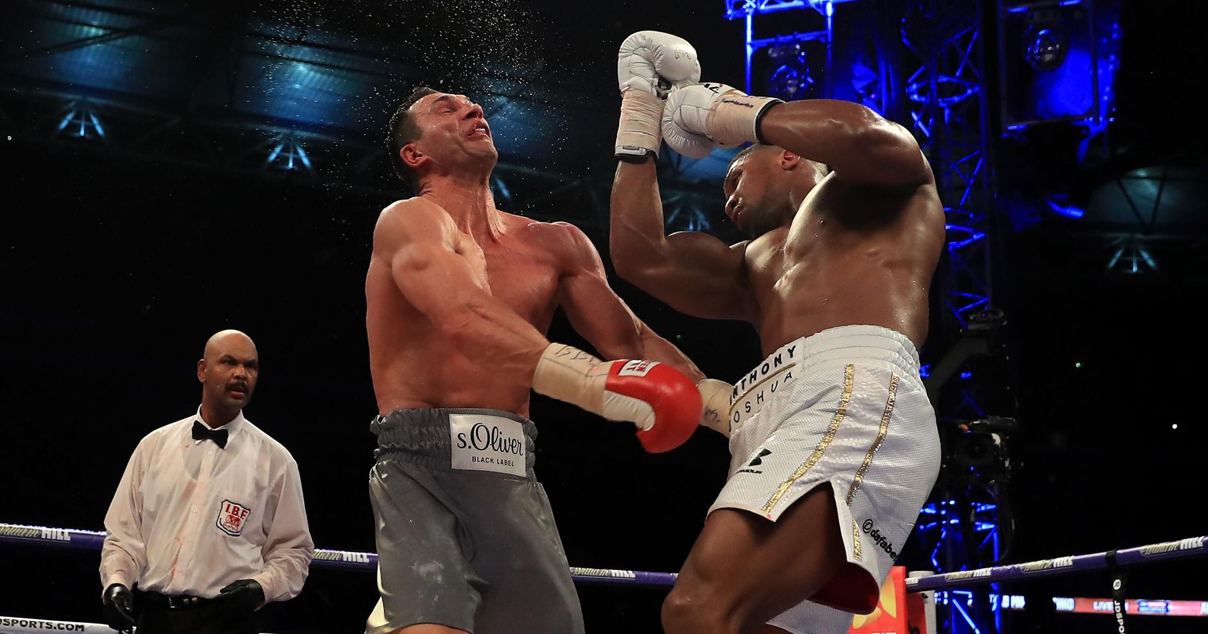 Le boxeur ukrainien Vladimir Klitschko annonce qu'il prend sa retraite ...