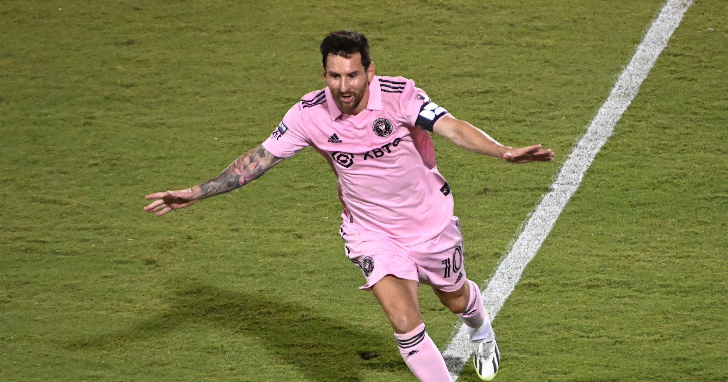 Lionel Messi encore en mode sauveur : un doublé et un nouveau coup ...