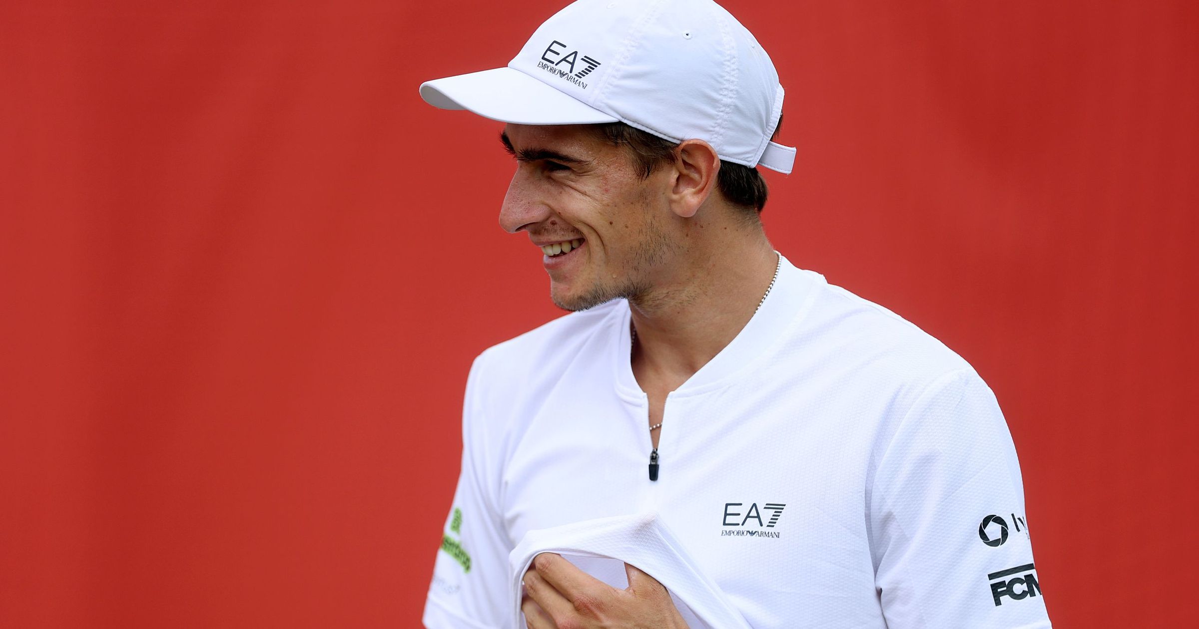 Arnaldi, che lotta all'esordio: annulla 4 match point e raggiunge ...