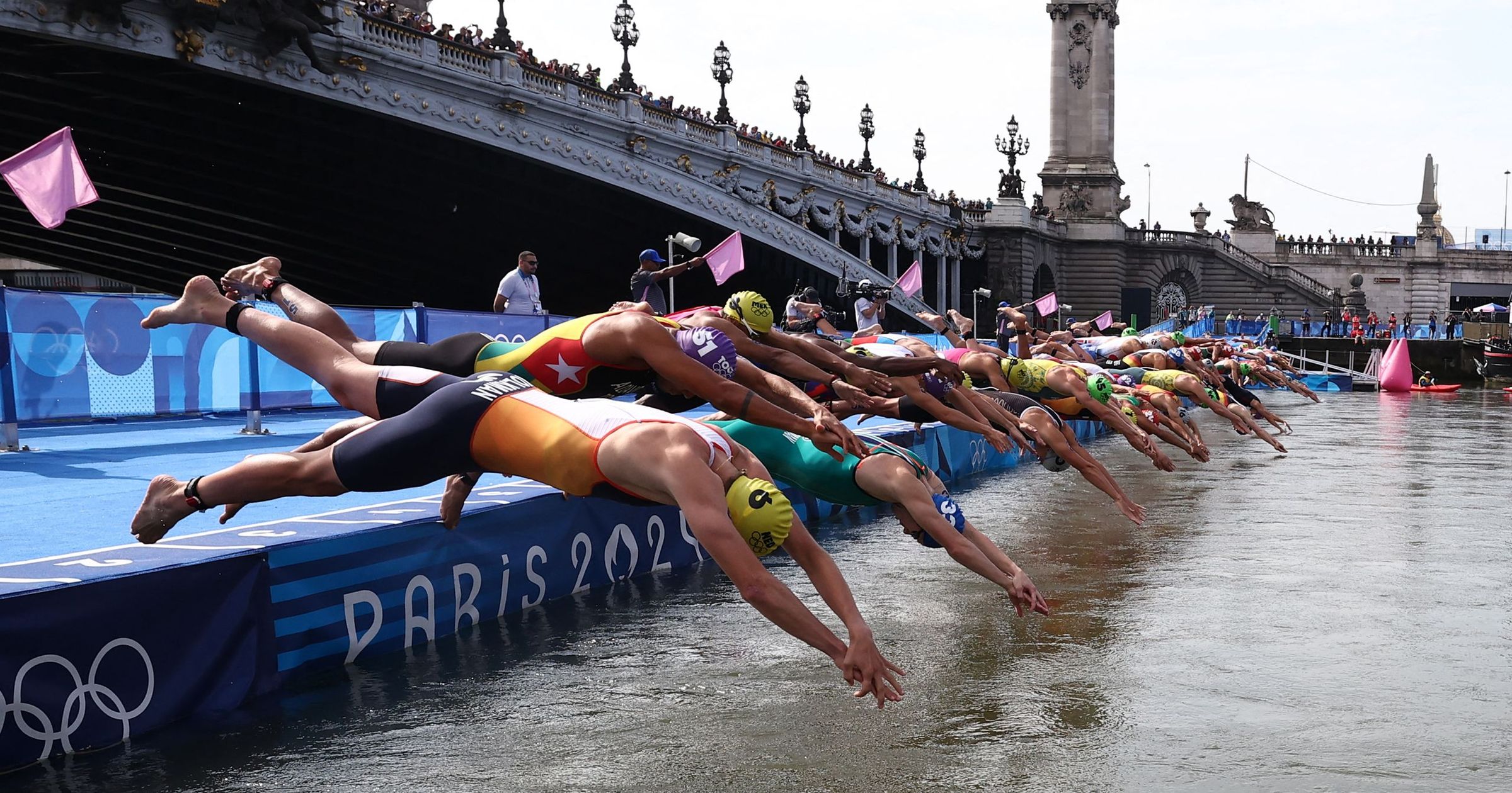Olympia 2024: Wasser in der Seine erneut zu dreckig - Triathlon ...