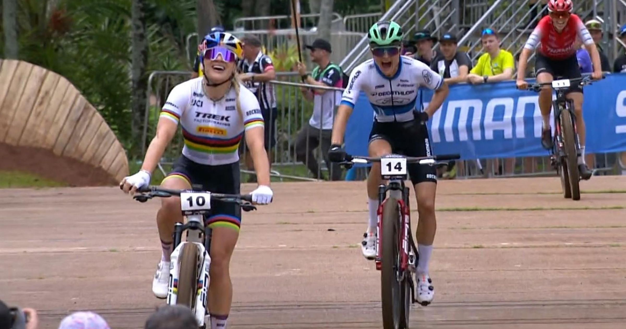 Weltmeisterin Evie Richards gewinnt Cross-Country Short Track in Araxa ...