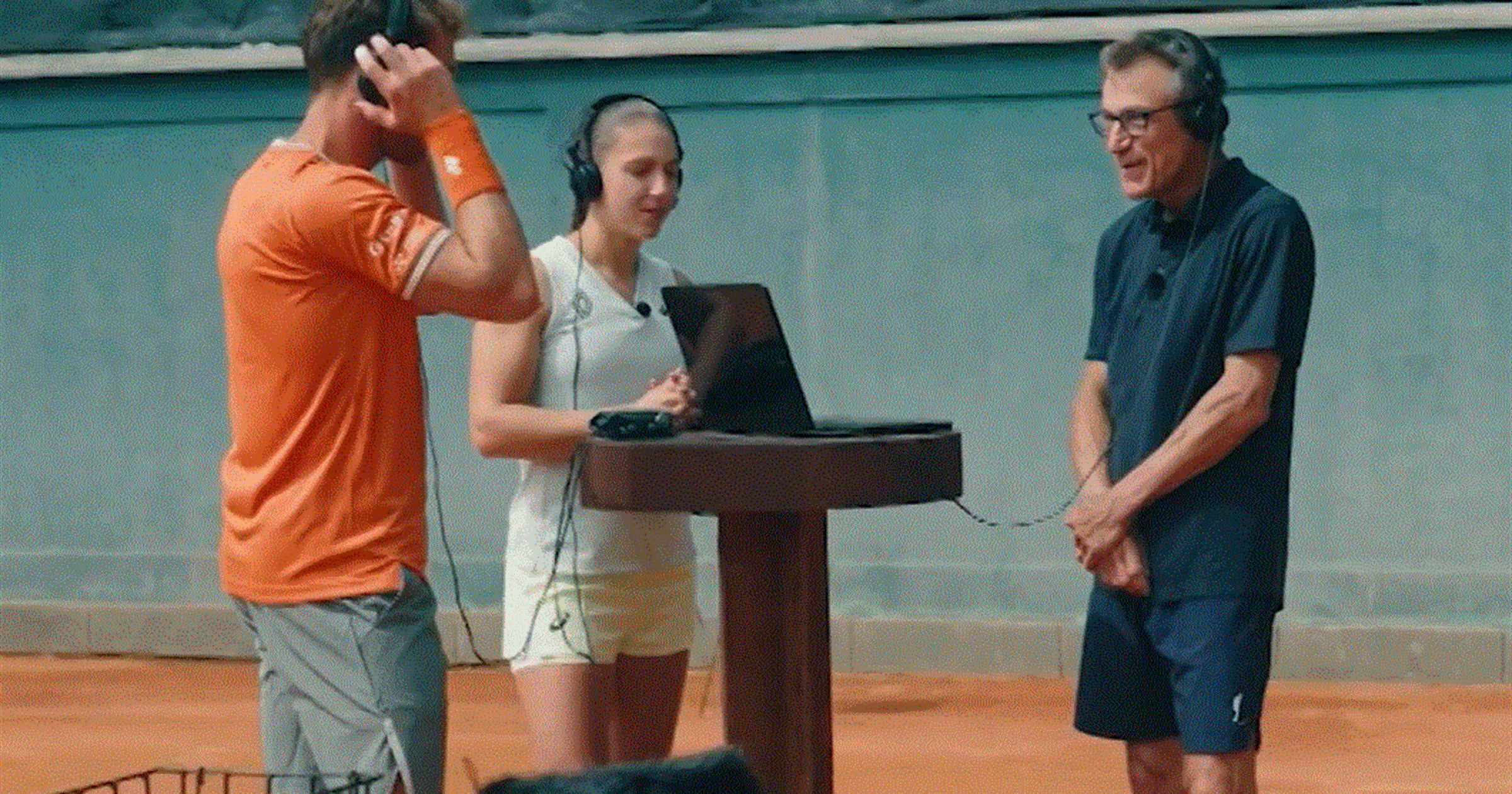 Casper Ruud und Diane Parry erraten Schläger, Spieler und Stadien am ...
