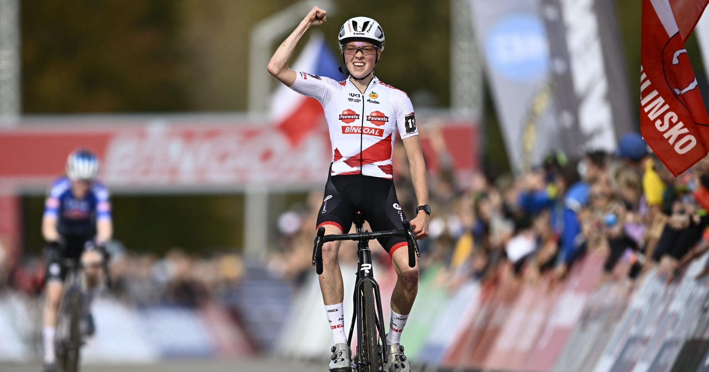 Cross-Weltcup in Tabor: Fem van Empel setzt sich in Fünfkampf durch ...