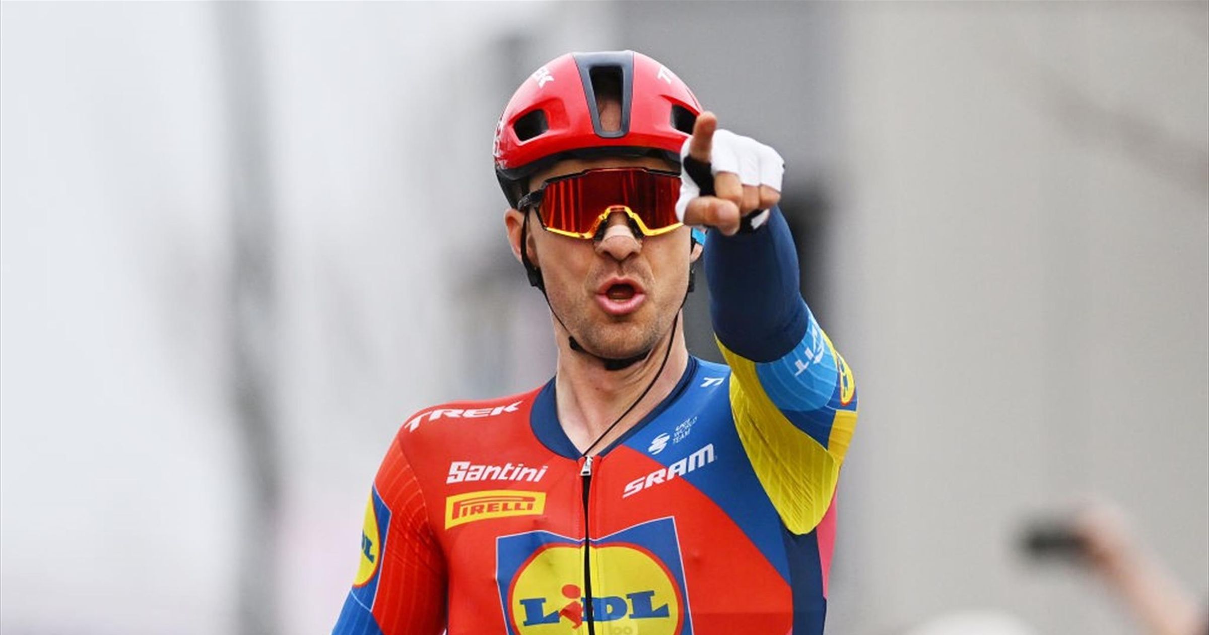 Edward Theuns gagne la Bredene Koksijde Classic 2025, soit son premier ...