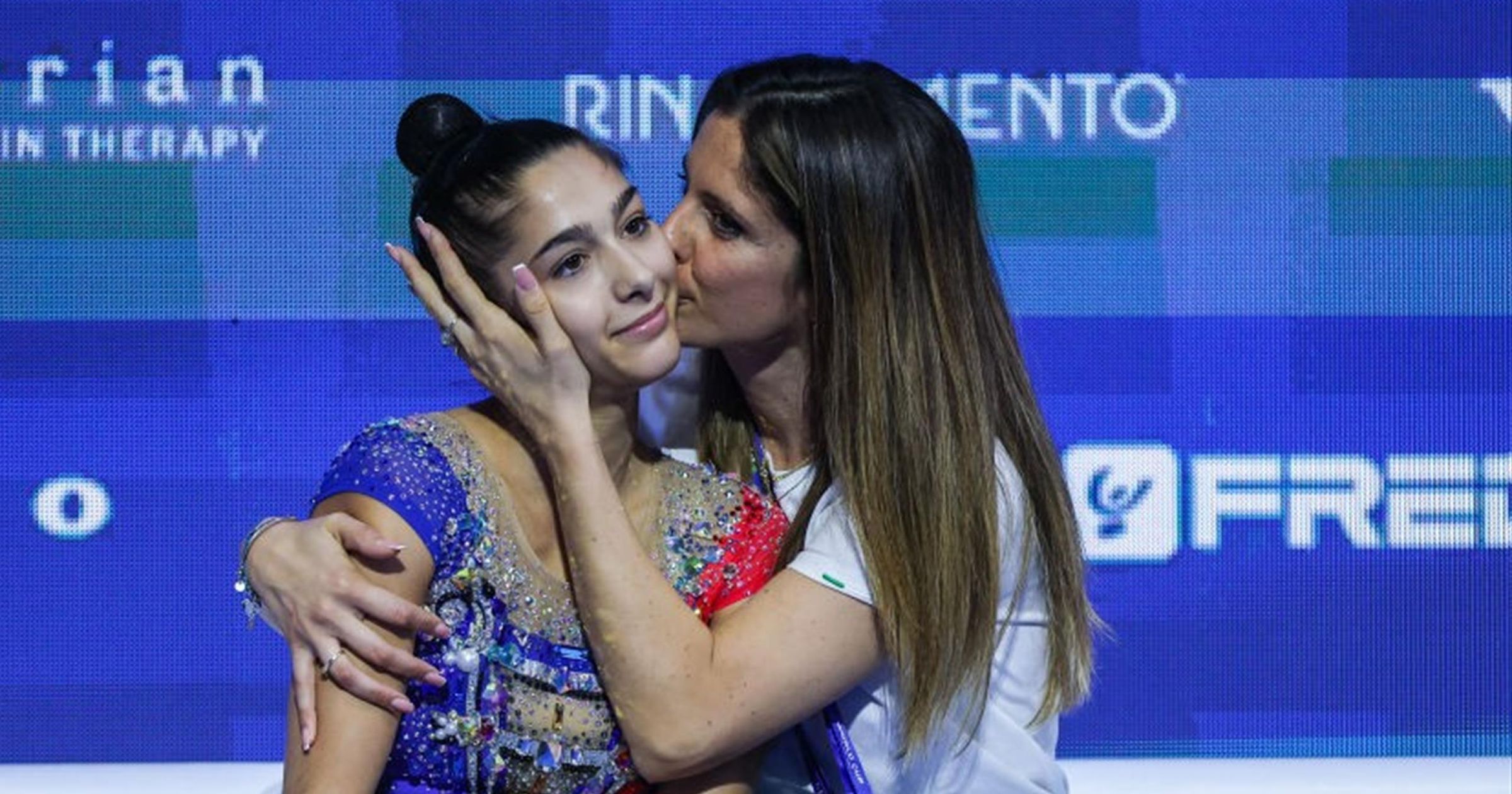 Chi è Claudia Mancinelli, l'allenatrice di Sofia Raffaeli diventata virale - Eurosport