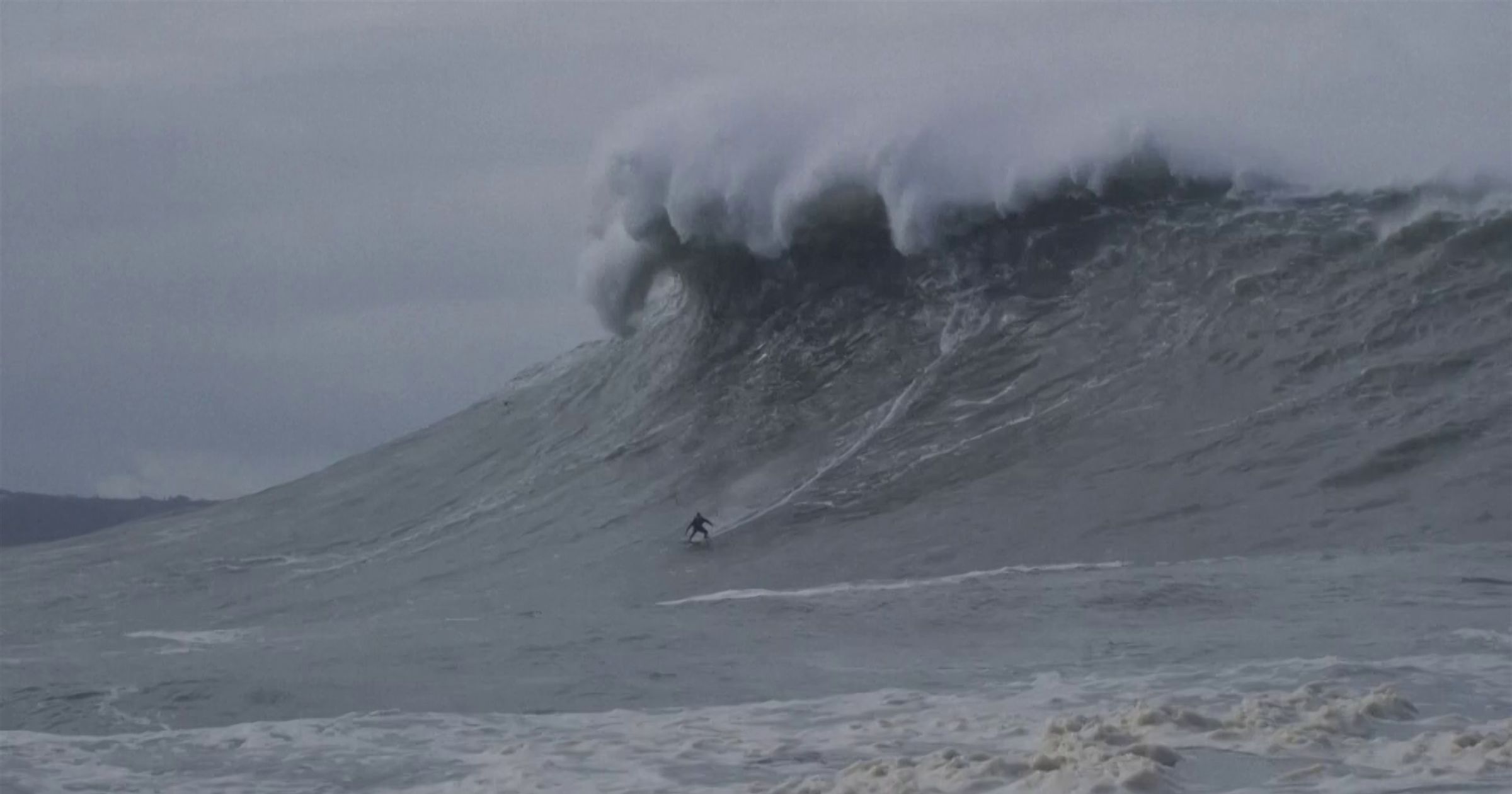 Surf : Unofficial new world record wave surfed at Nazaré - Surfing ...