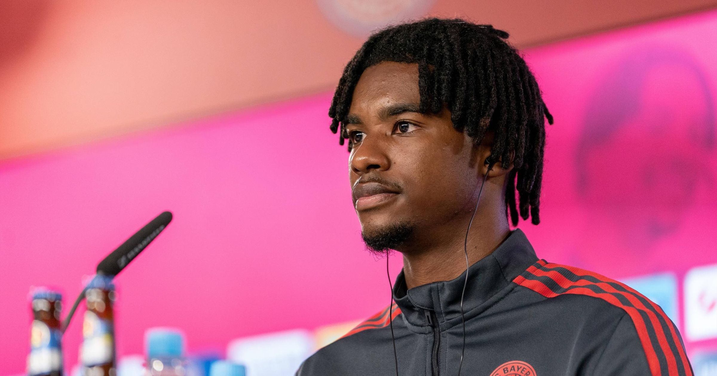 FC Bayern: Neuzugang Omar Richards verurteilt Rassismus gegen Sancho ...