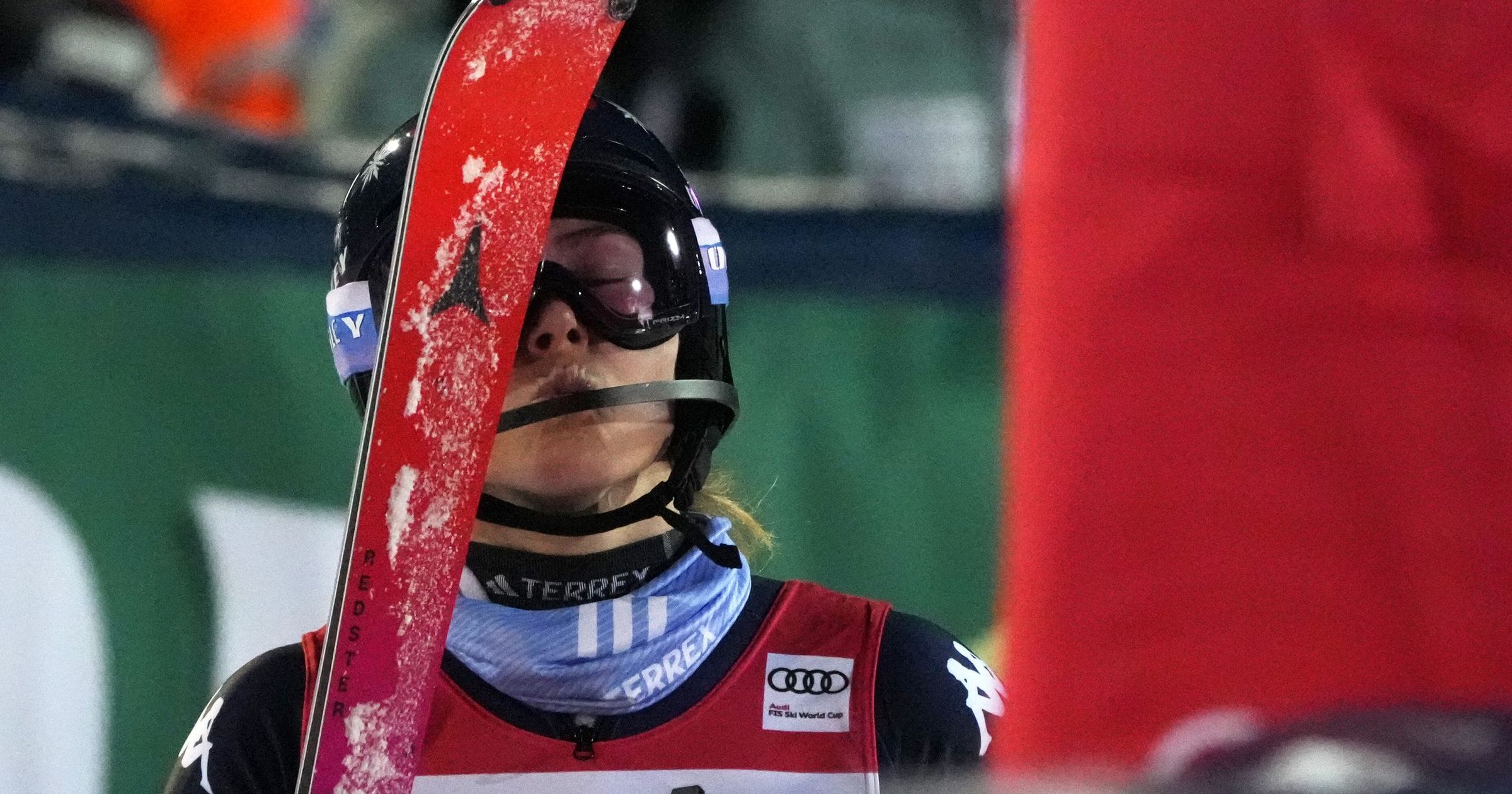 Mikaela Shiffrin: Protest-Wirrwarr um Ski-Star nach Slalom-Sieg in ...