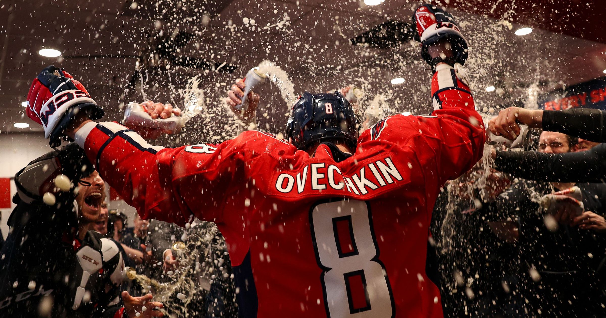 NHL | Alex Ovechkin égale le record du nombre de buts inscrits en NHL ...