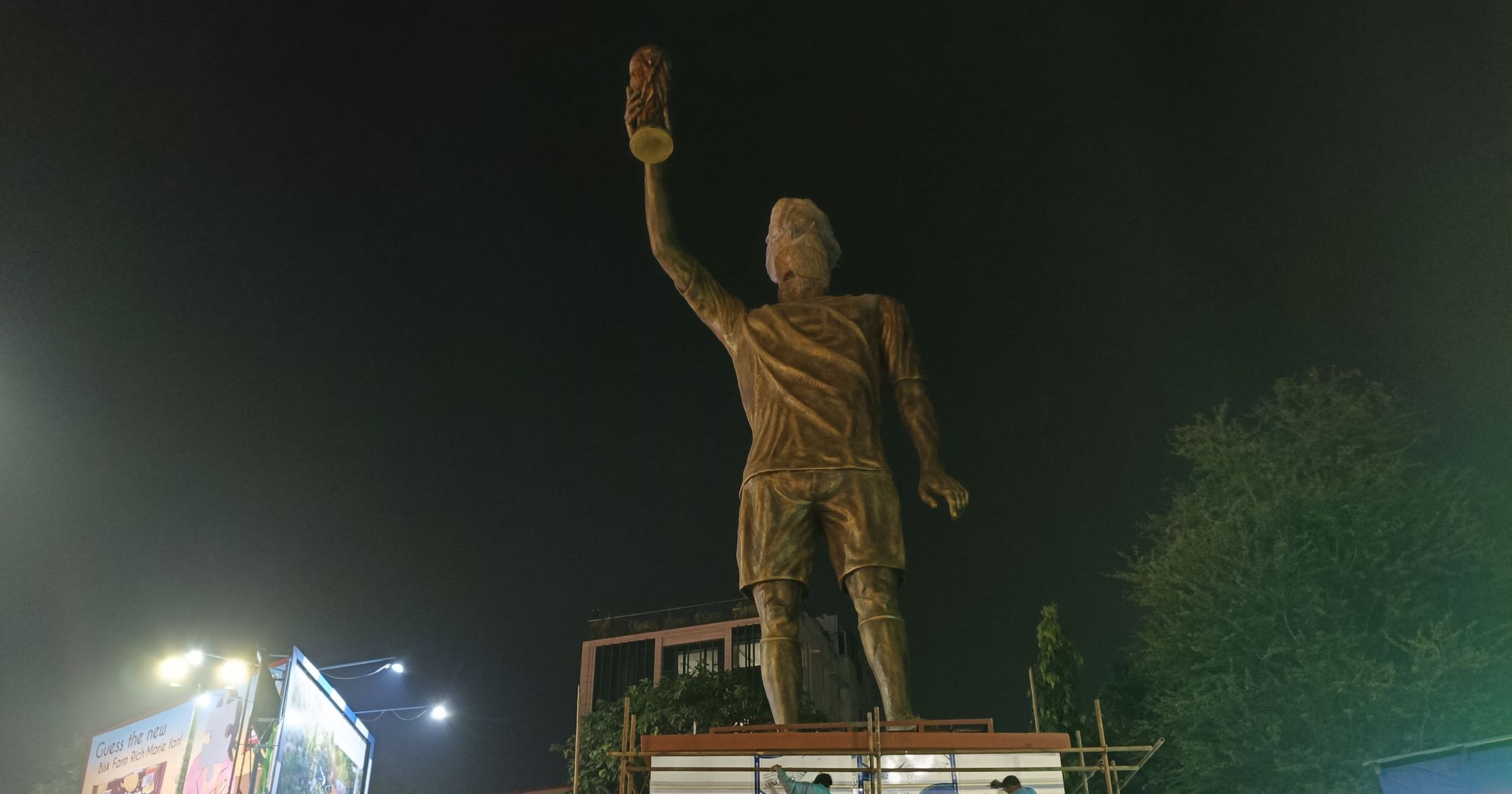 Lionel Messi bekommt 20-Meter-Statue in Indien - Superstar soll bei ...