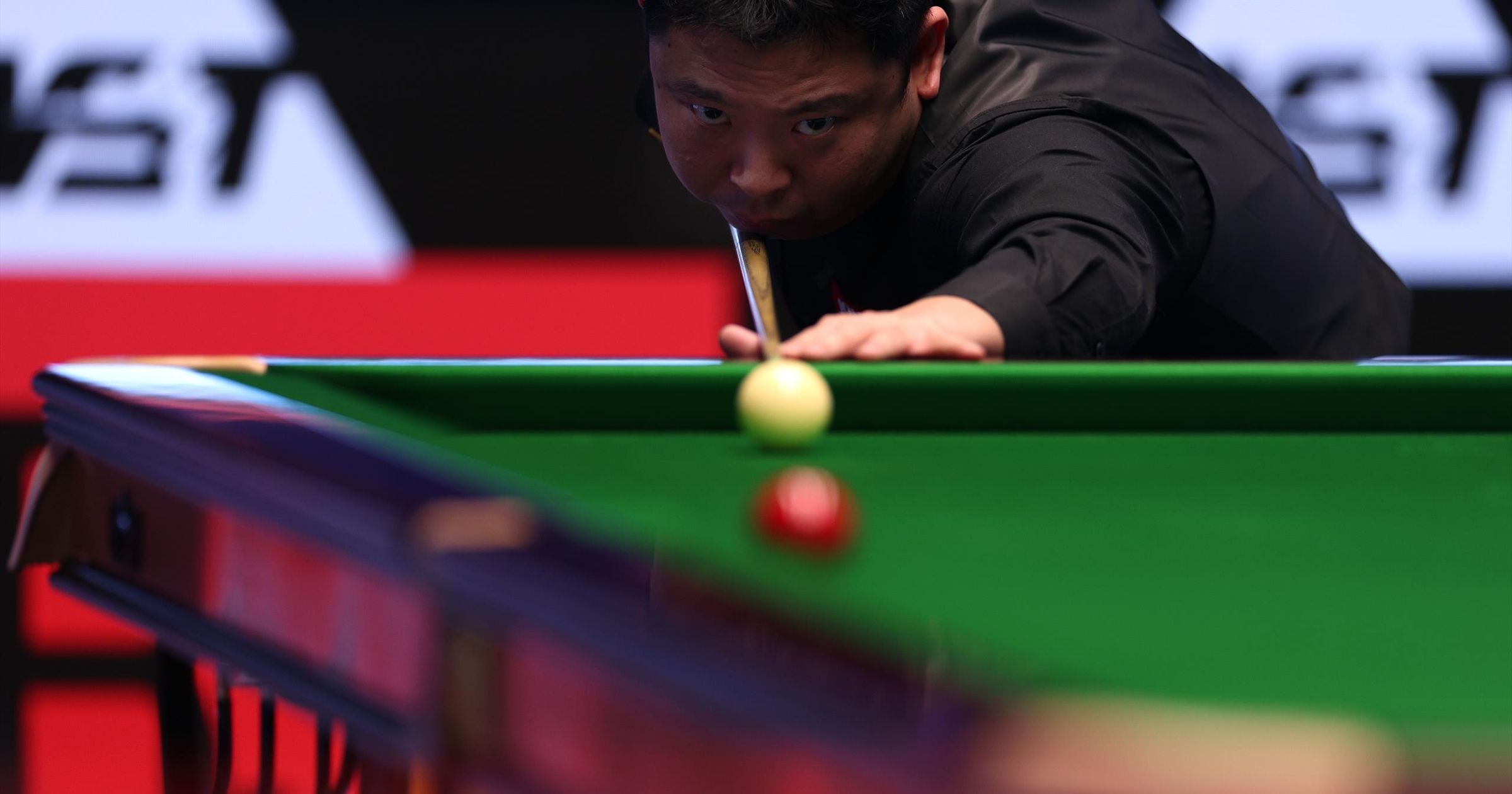 Snooker Masters: Zhang Anda erzielt Century Break von 141 gegen Kyren ...