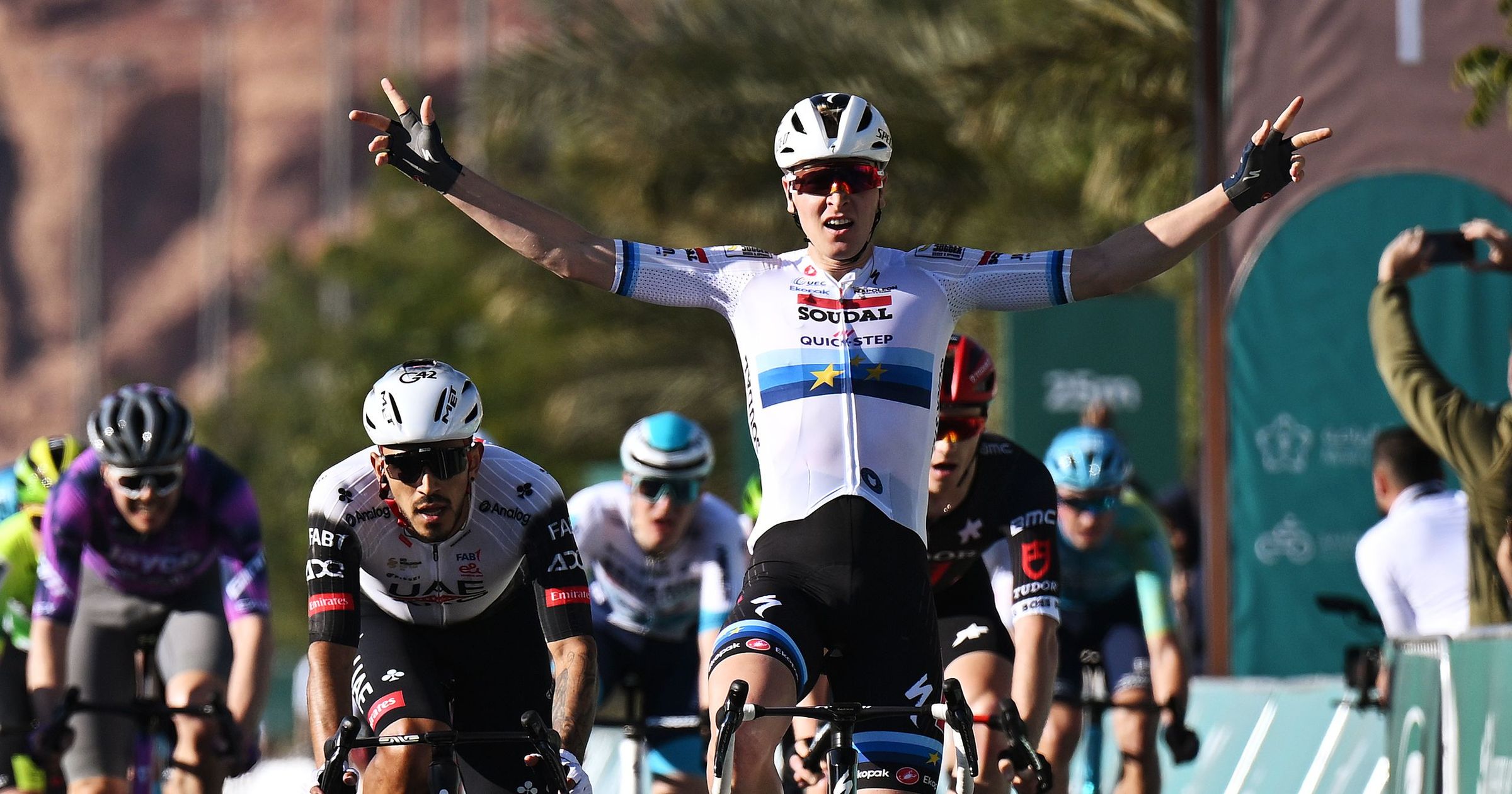 Start nach Maß: Tim Merlier gewinnt für Soudal-Quickstep erste AlUla ...