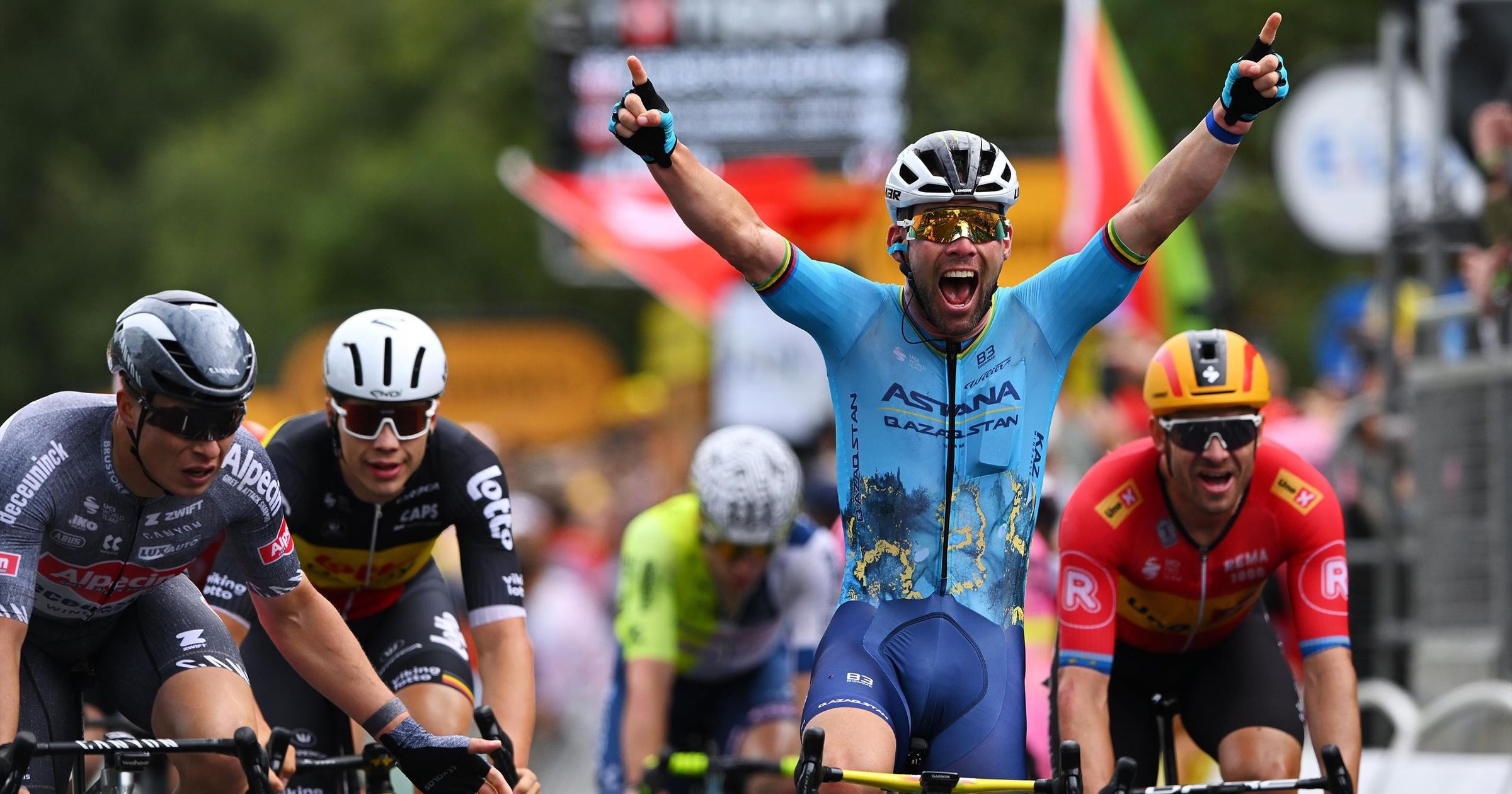 Che caos! Da Cavendish a Kopecki, le volate più combattute del 2024 ...