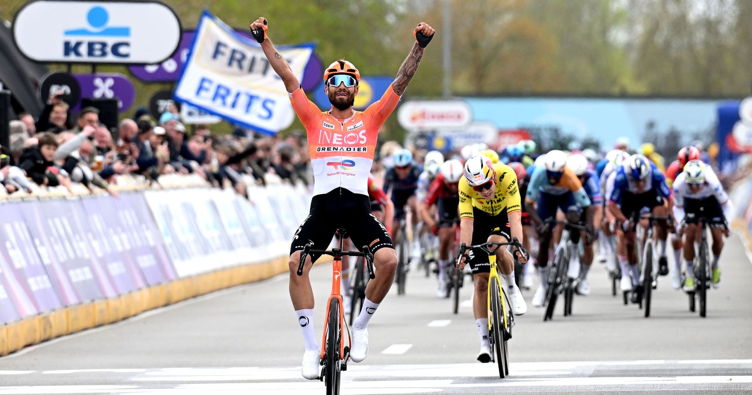 Filippo Ganna’dan Epik Dönüş: Kırık Gidona Rağmen Van Aert’ı Finişte ...
