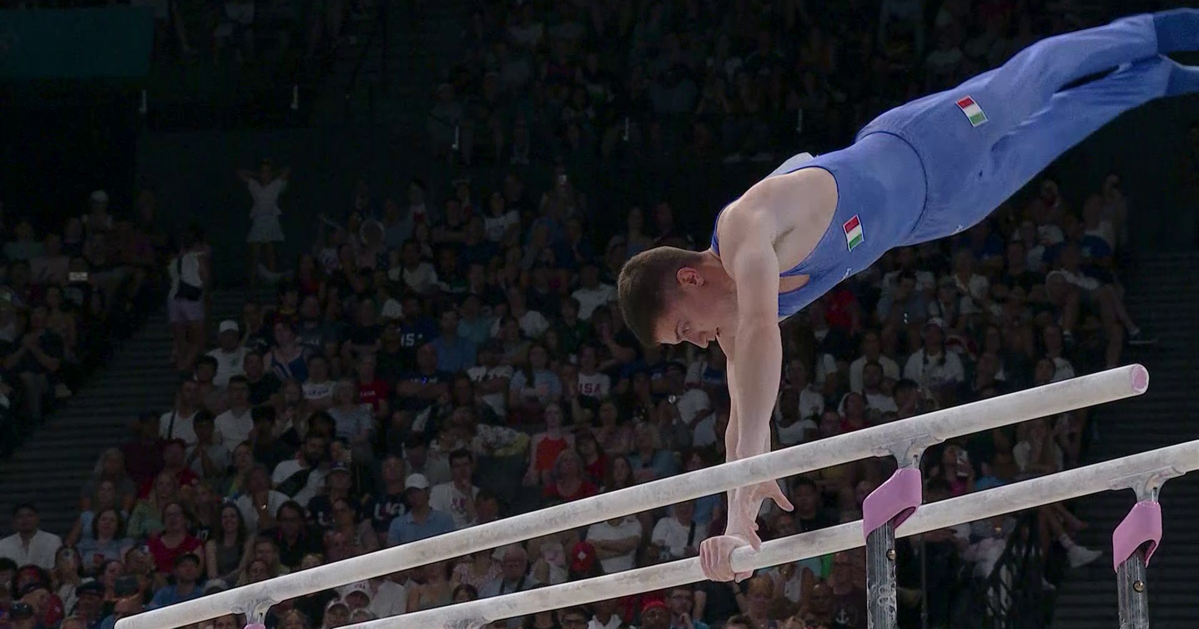 Mario Macchiati impreciso alle parallele: perde l'equilibrio e scende ...