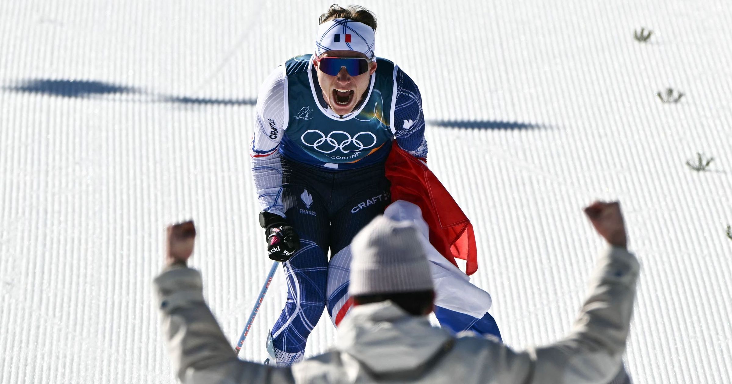 JO Milan-Cortina 2026 - Drapeau en main, l'arrivée euphorique de Victor ...