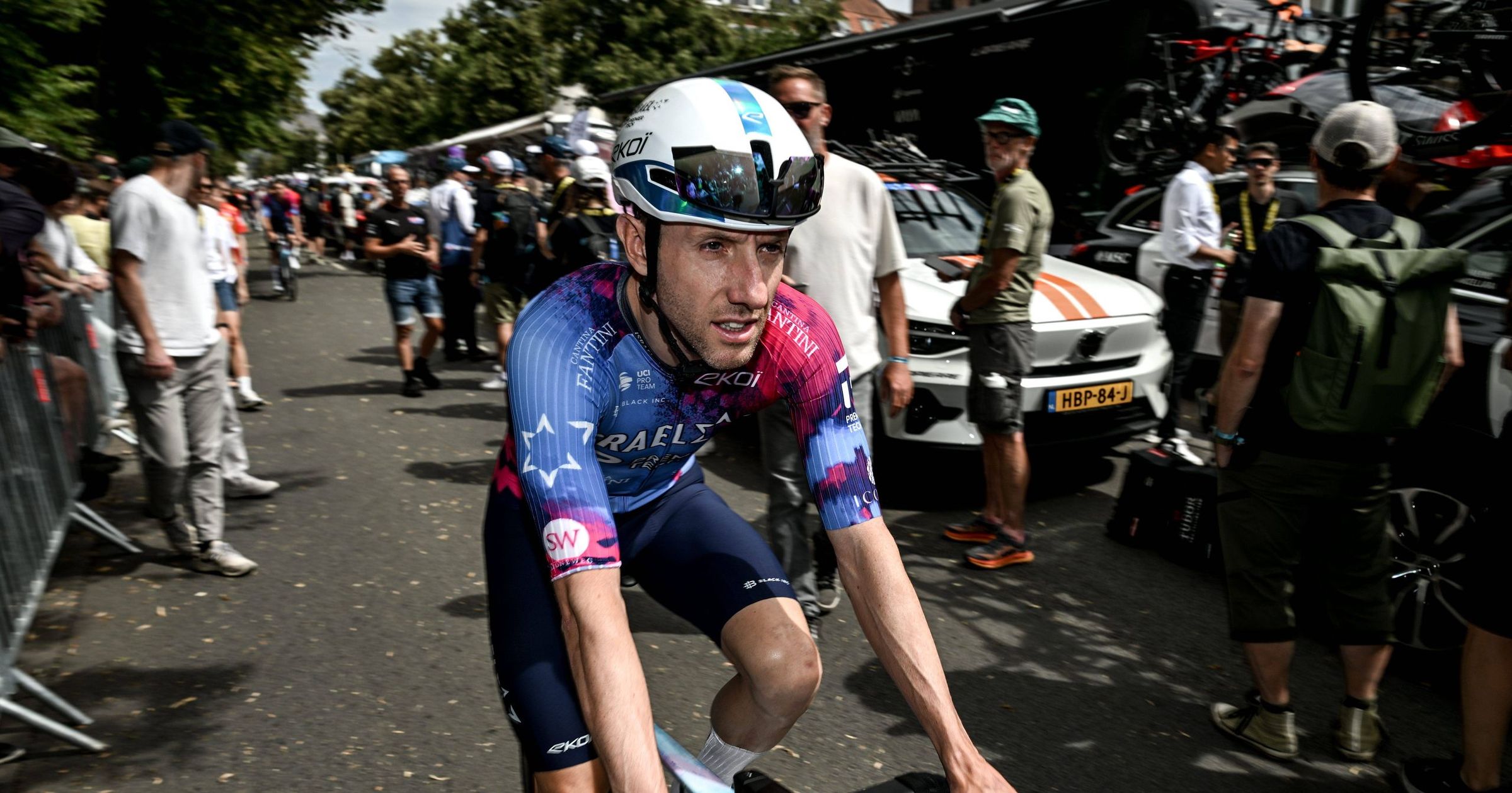 Tour de France 2025: Michael Woods musste während 10. Etappe eine ...