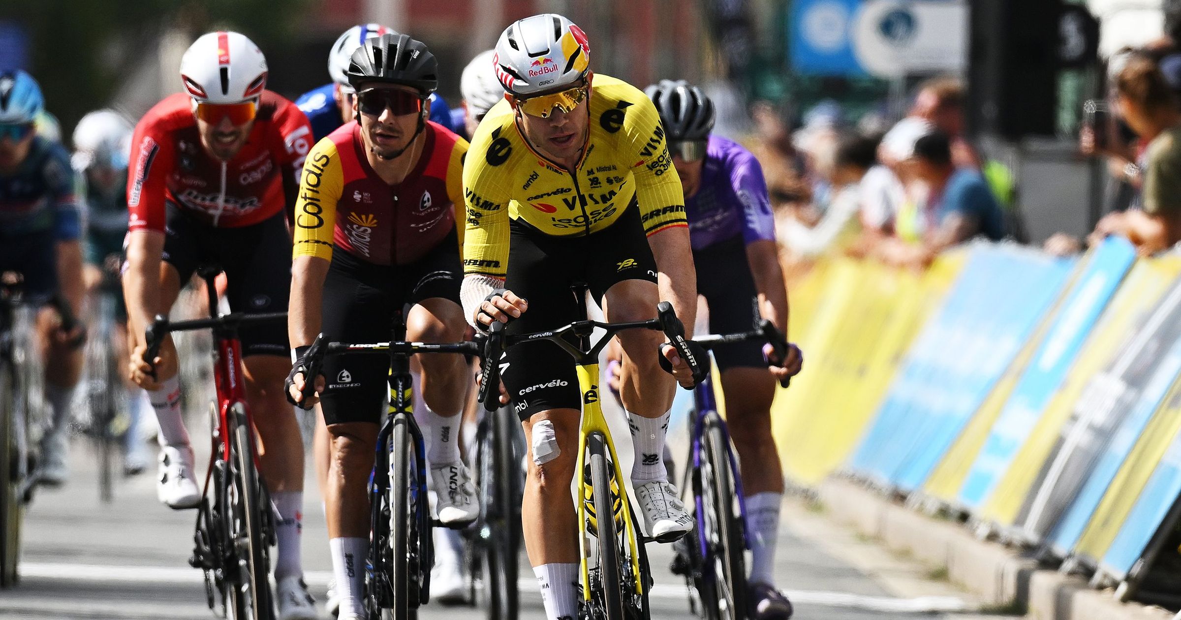 Finalmente Wout Van Aert! Volata imperiale a Villars-les-Dombes ...