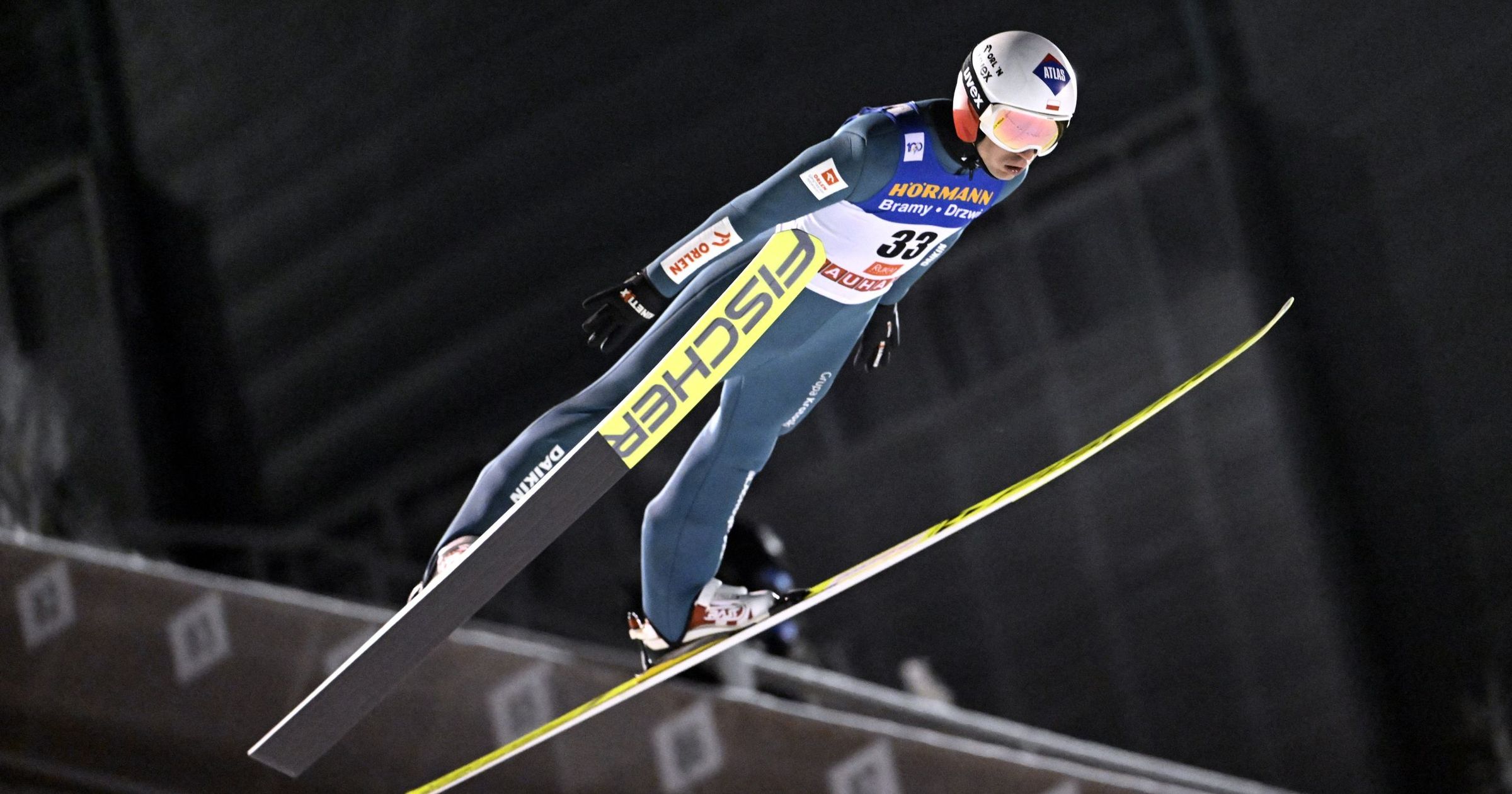 Skoki narciarskie Wisła 2024. Reprezentanci Polski i Adam Małysz przed ...