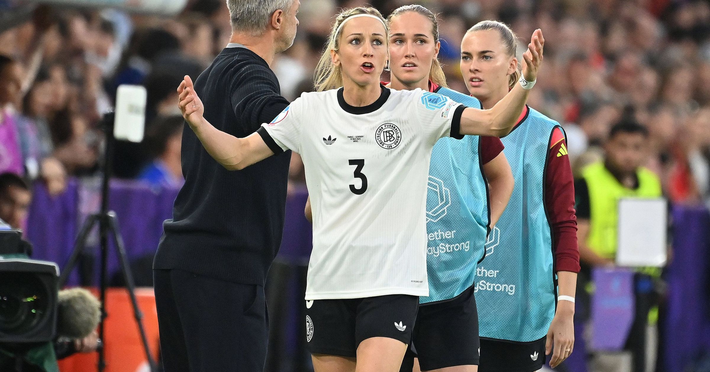 Frauen-EM - Rätseln über Aussetzer von Kathrin Hendrich im ...