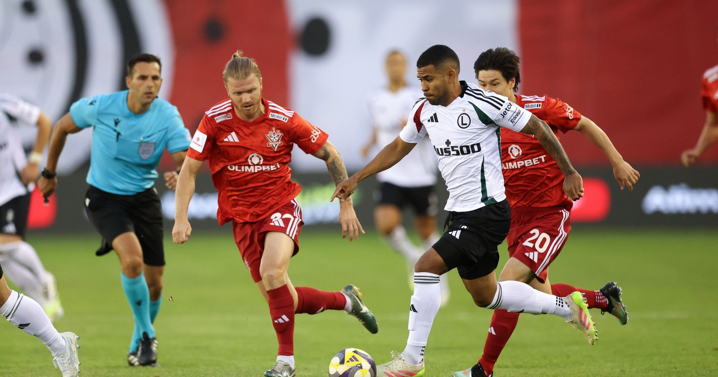 Liga Europy 2025/26. Legia Warszawa zwyciężyła 1:0 z kazachskim FK ...