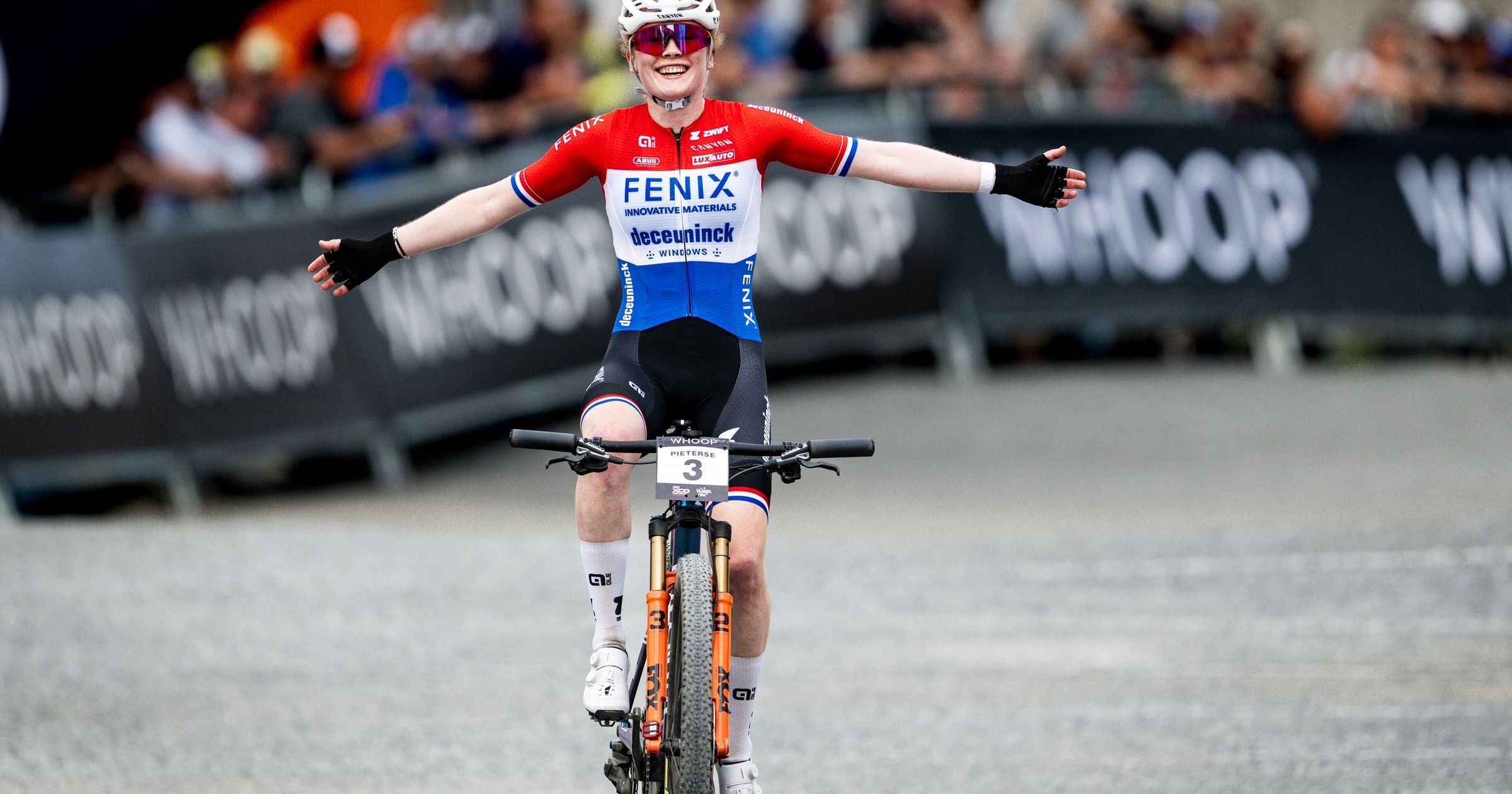 UCI Mountainbike Weltcup - Puck Pieterse gewinnt Short-Track-Rennen in ...
