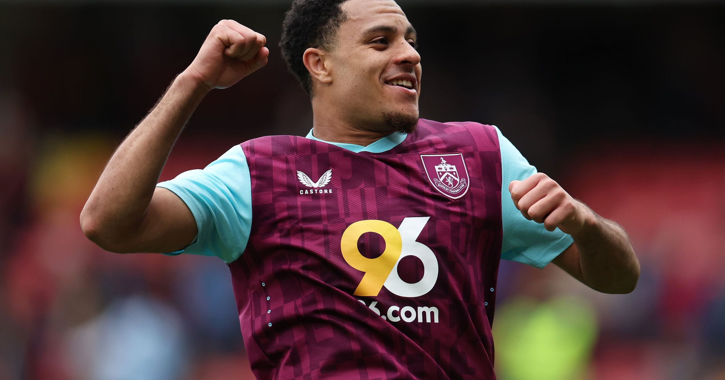 Transferts - L'OM (Ligue 1) accélère sur le mercato : CJ Egan-Riley ...