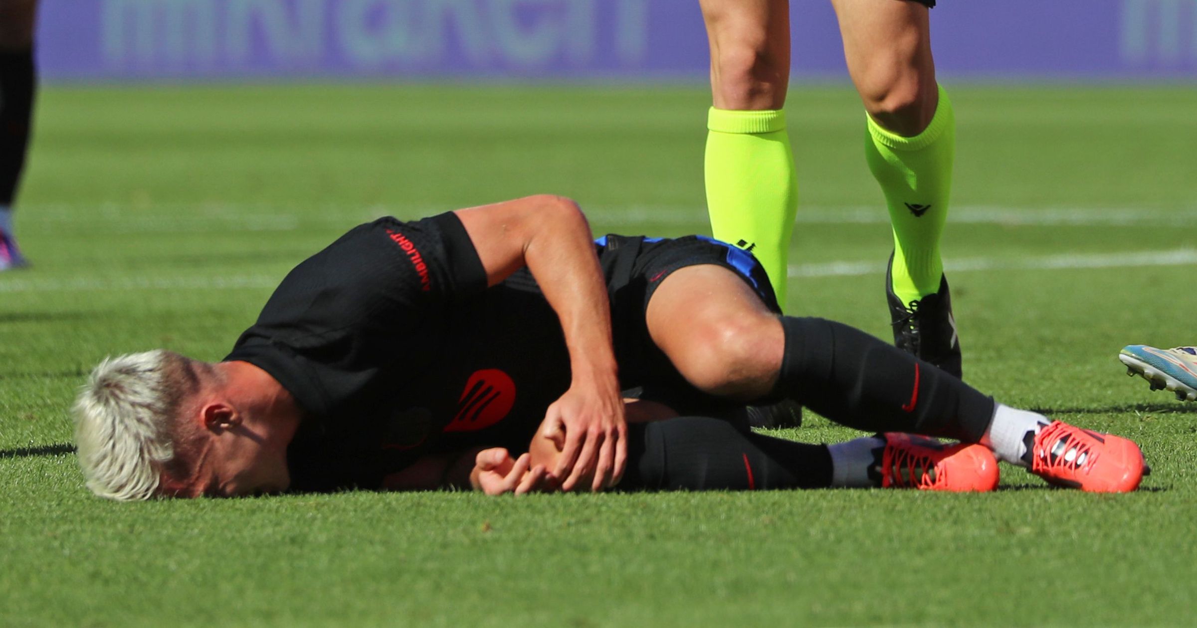 Dani Olmo fällt mit Oberschenkelverletzung aus: FC Barcelona fliegt ...