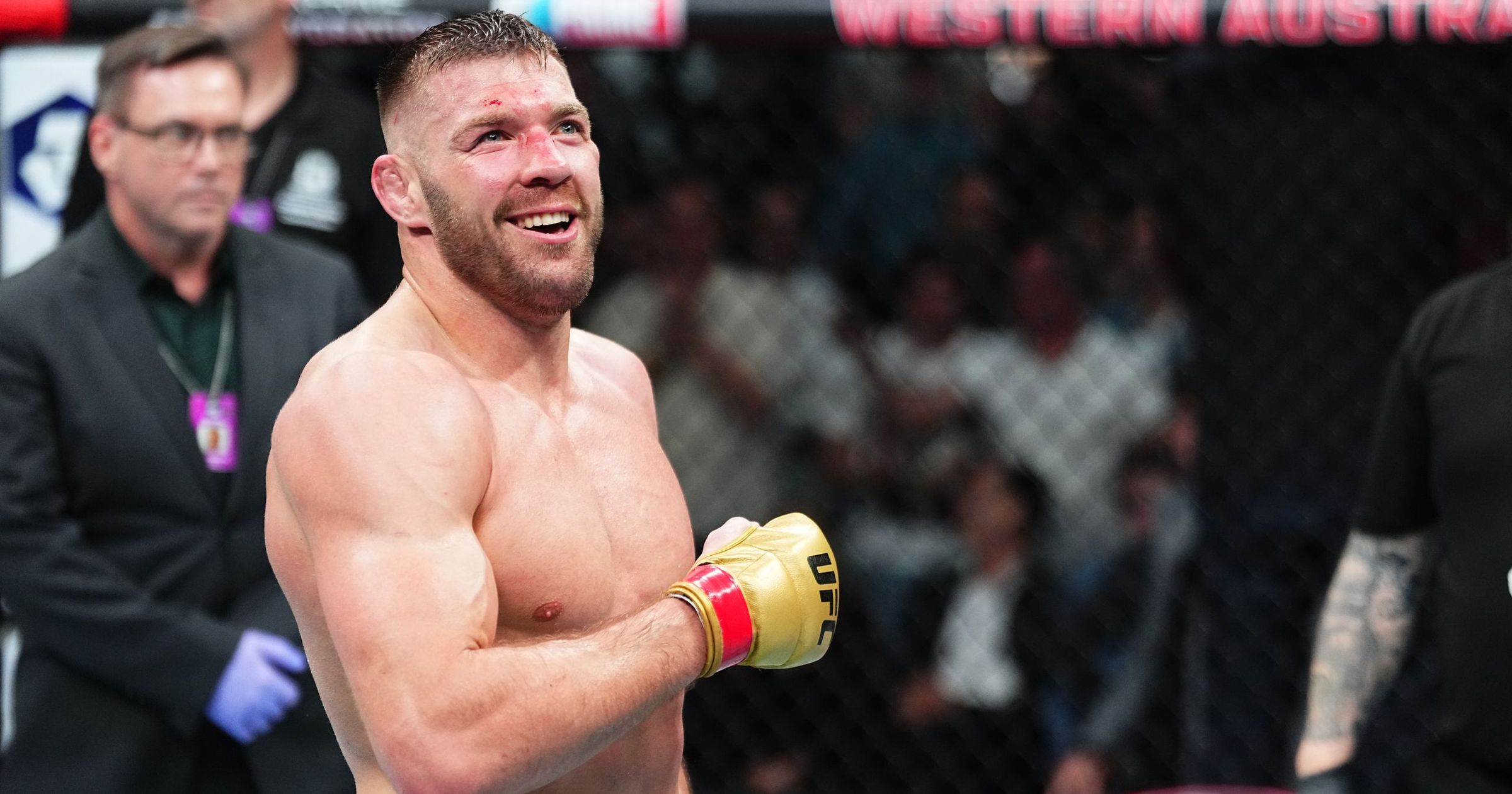 UFC 312: Du Plessis domina Strickland e resta campione a Sydney. Weili ...