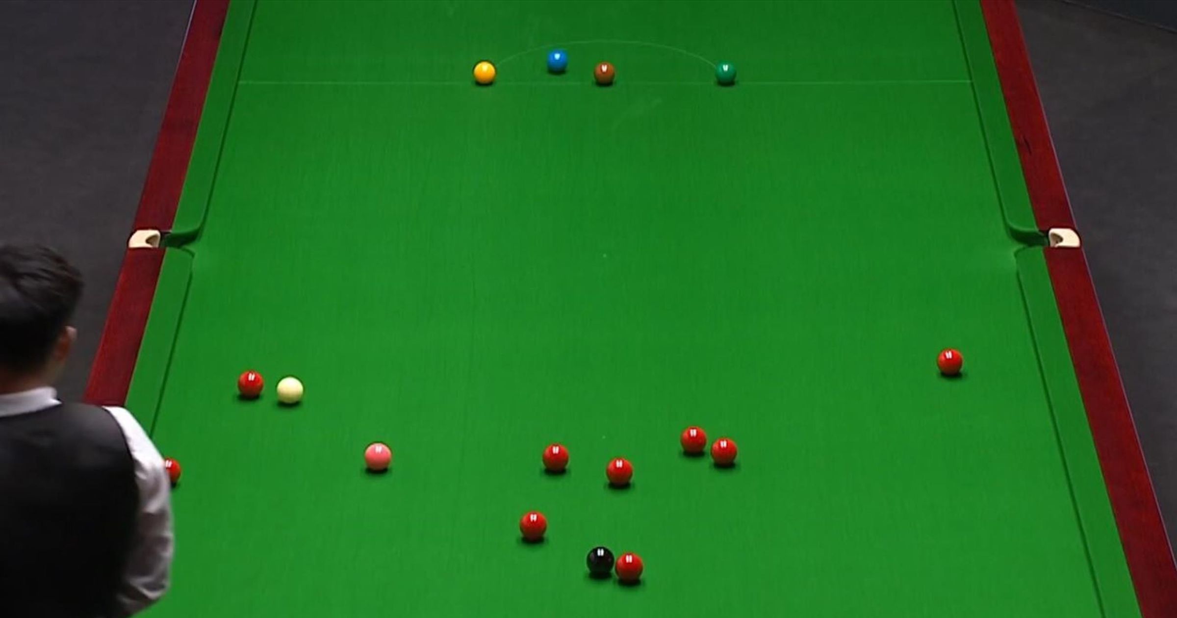 Snooker-WM: Zhao Xintong mit unglaublichem Fluke gegen Jak Jones üeber ...