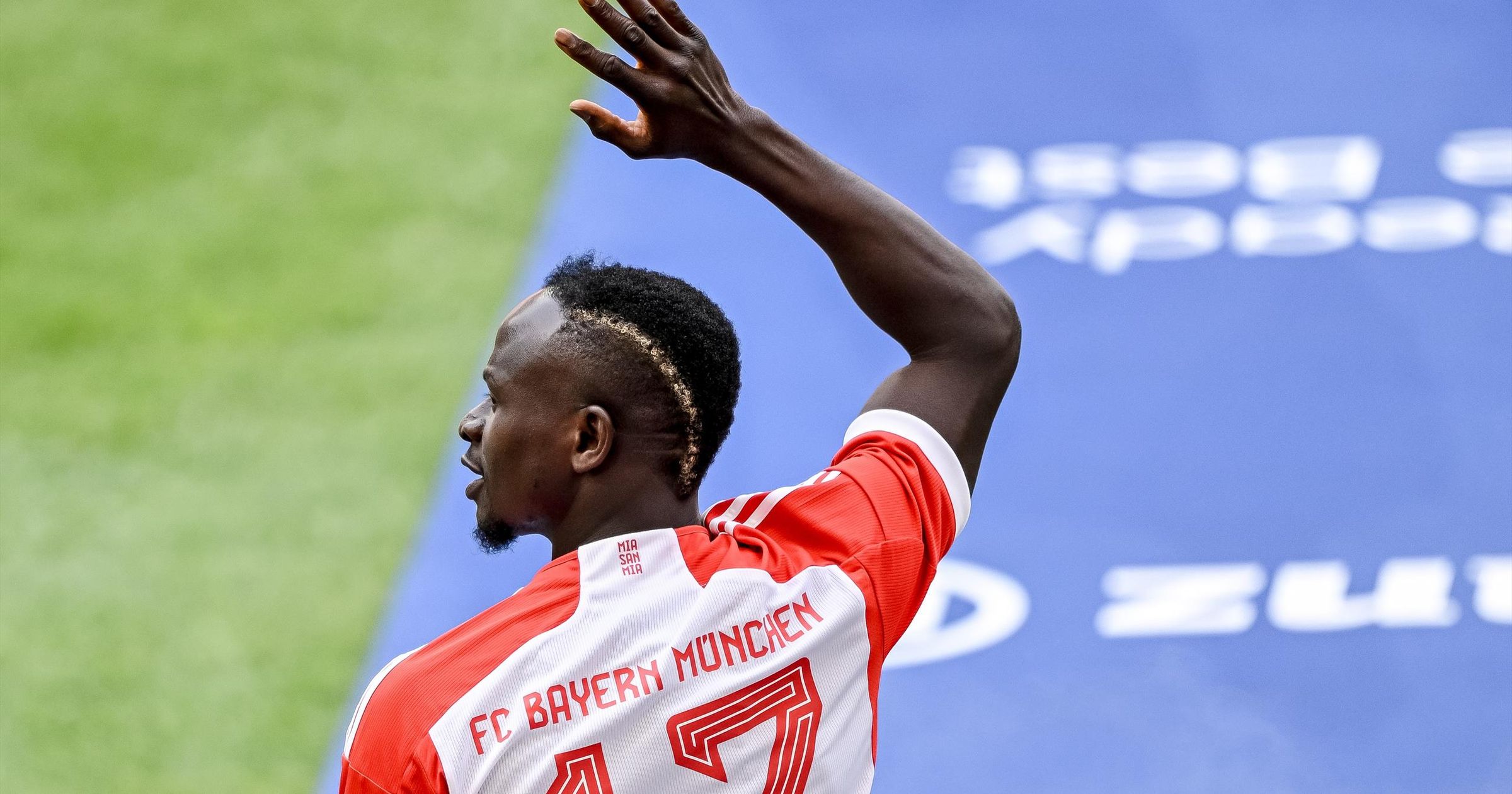 Ronaldo csapattársa lehet Mané, újabb ajánlatot tehet a Bayern München ...