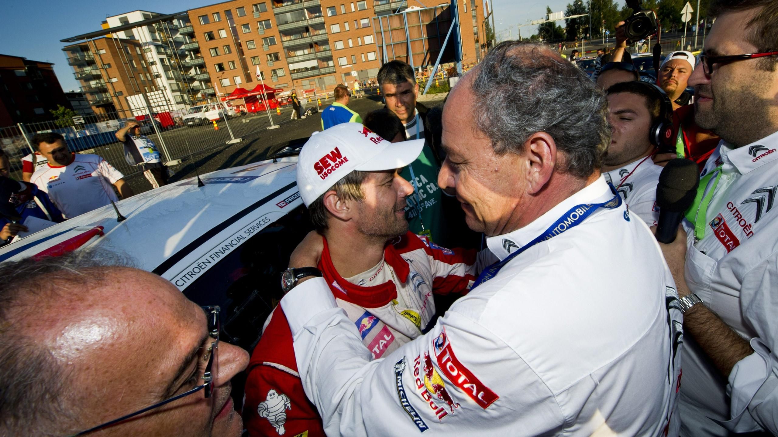 Emotional Loeb pays tribute to Citroen - Eurosport