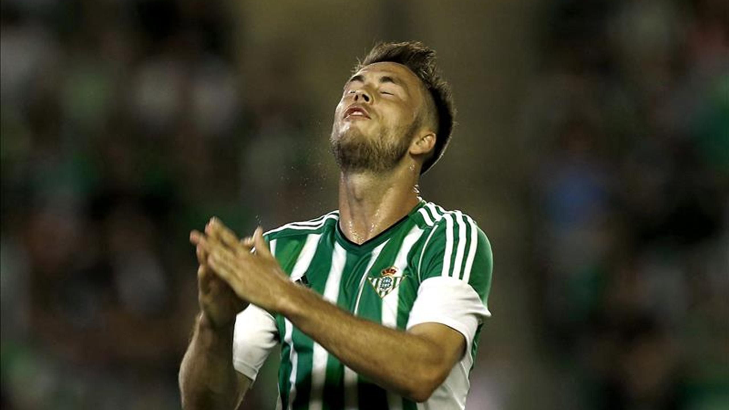 Wolfswinkel, con tortícolis aguda, se une a la duda de Joaquín para ...
