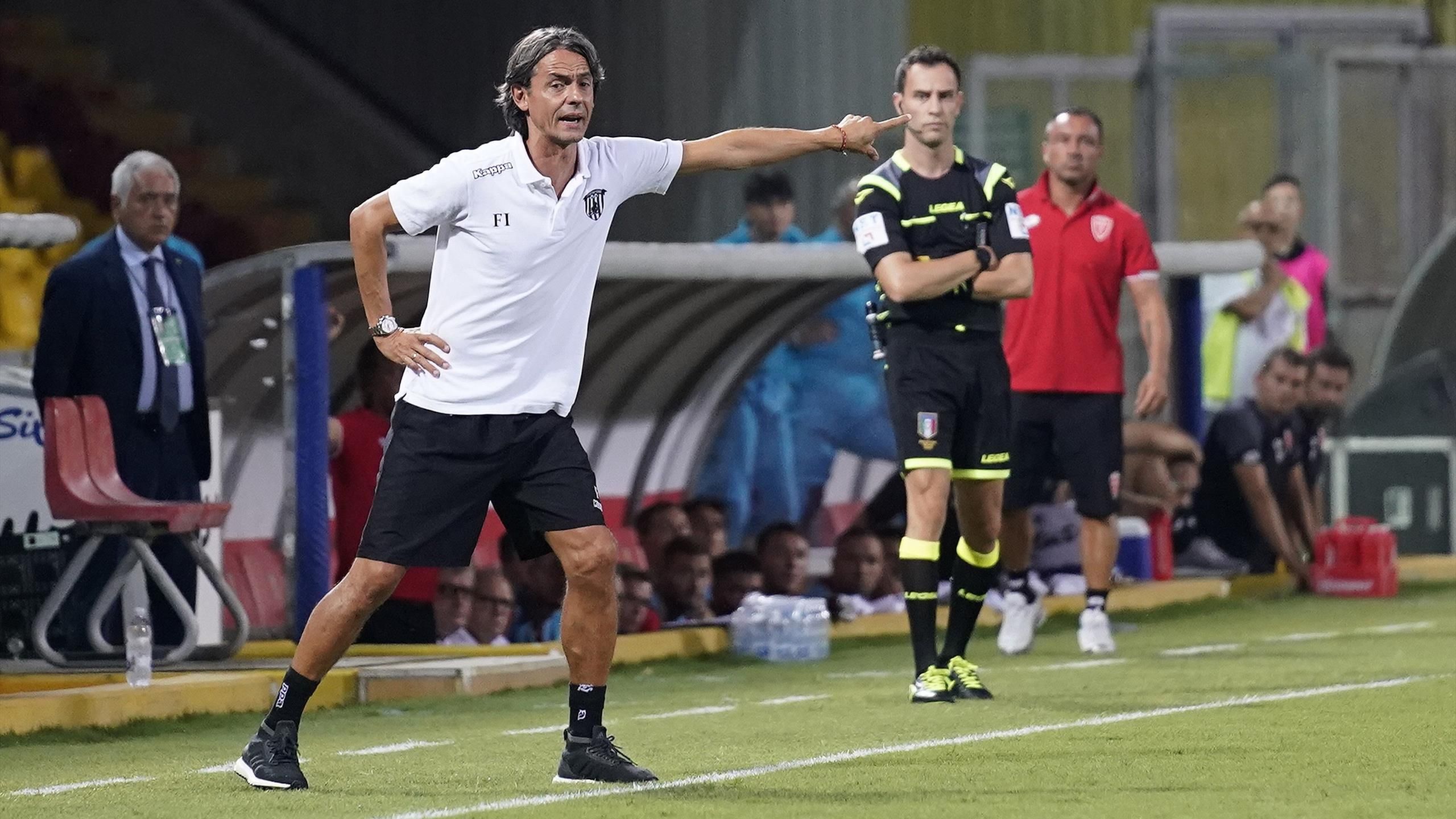 A scuola da Super Pippo Inzaghi: gol in allenamento ed esultanza ...