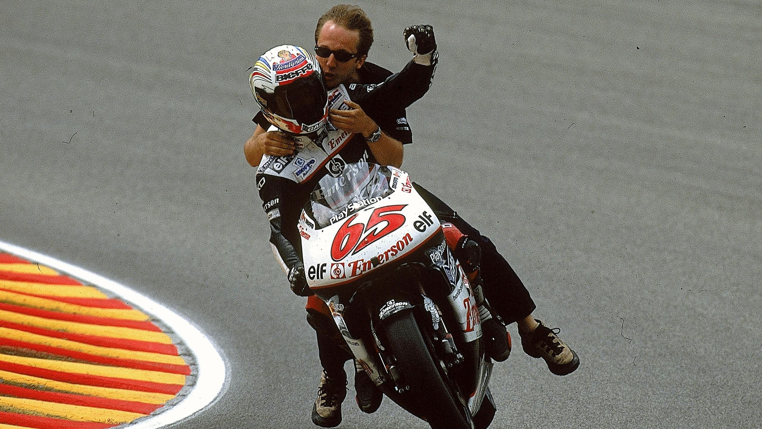 Loris Capirossi, il campione più forte del dolore! Quando salì sul ...