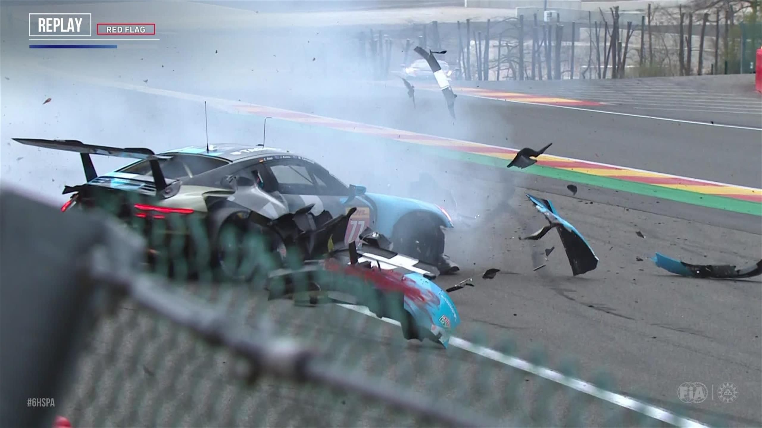 6 hours of Spa-Francorchamps : 1 turn 2 porsche crash during ...