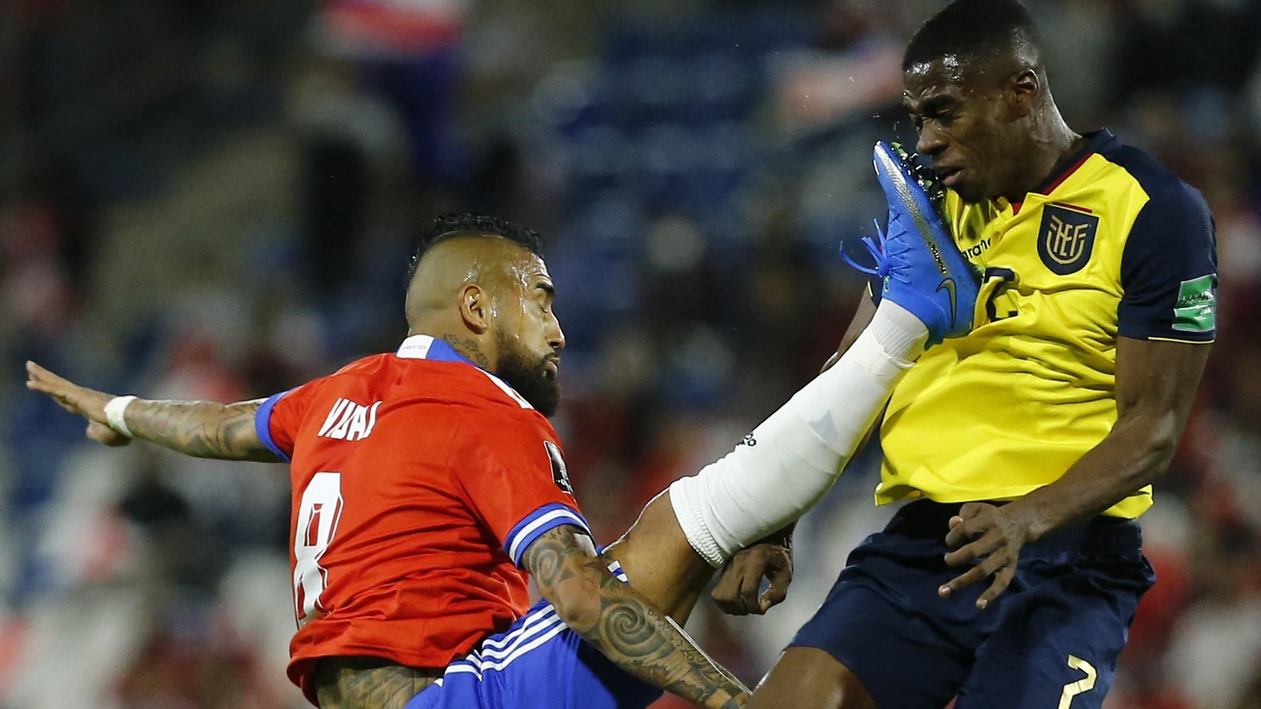 WM-Quali: Arturo Vidal sieht nach Kung-Fu-Tritt Rot bei Chile-Pleite ...