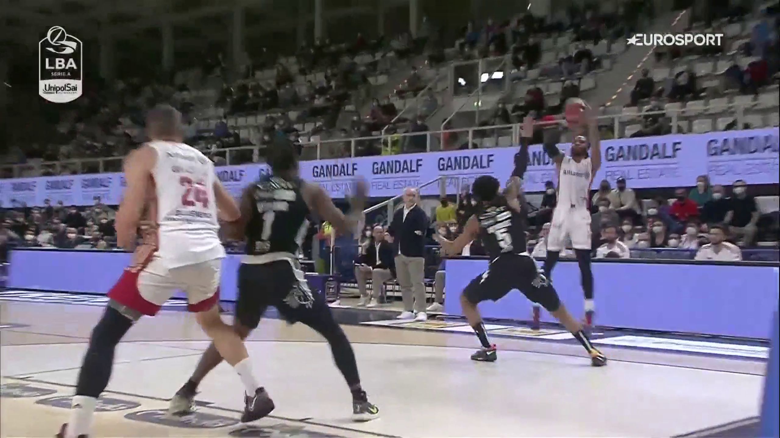 Basket, Serie A: Il talento incredibile di Adrian Banks: tripla ...