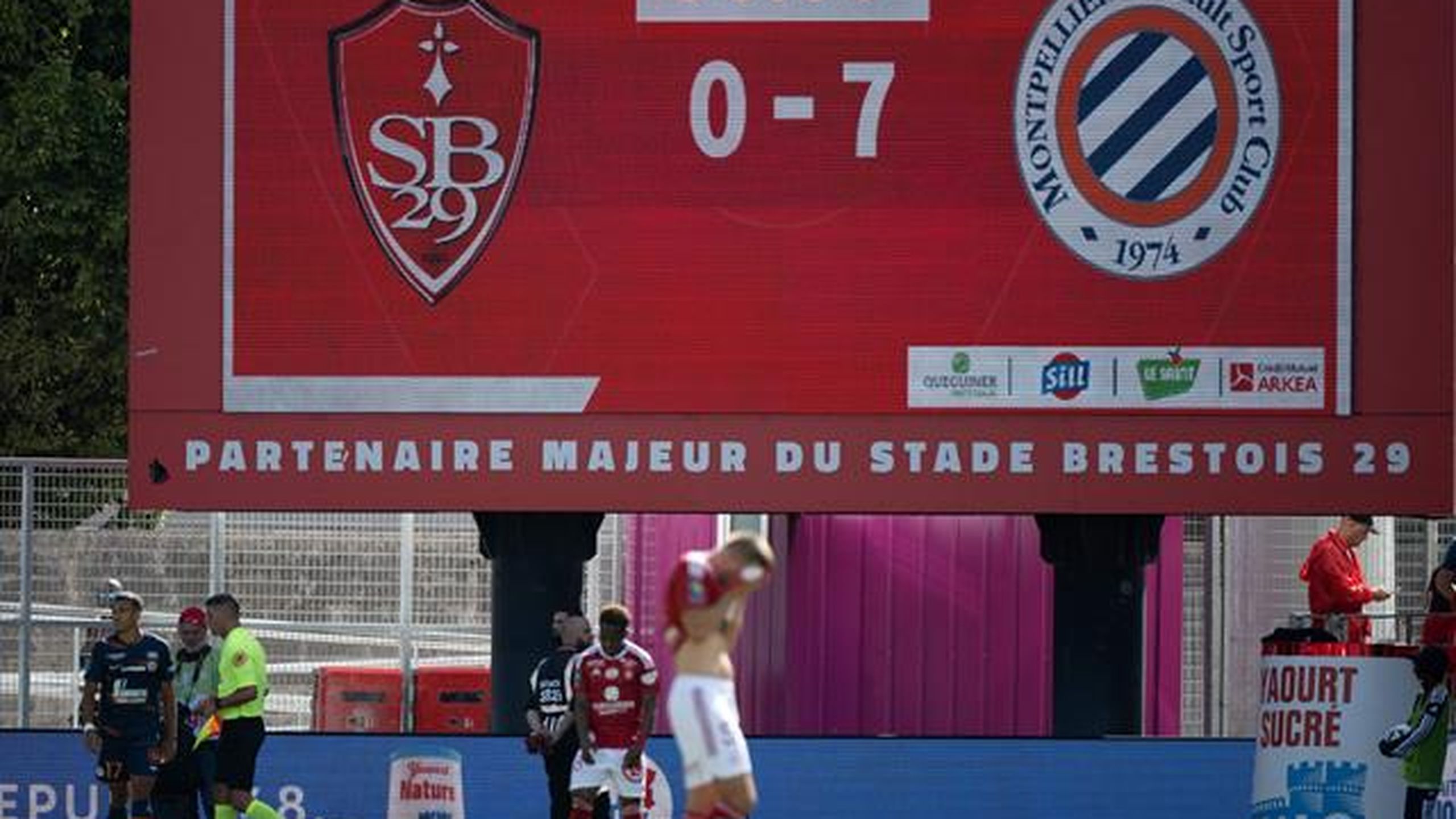 Brest giflé à domicile par Montpellier (0-7) : "J'ai déjà pris deux ...