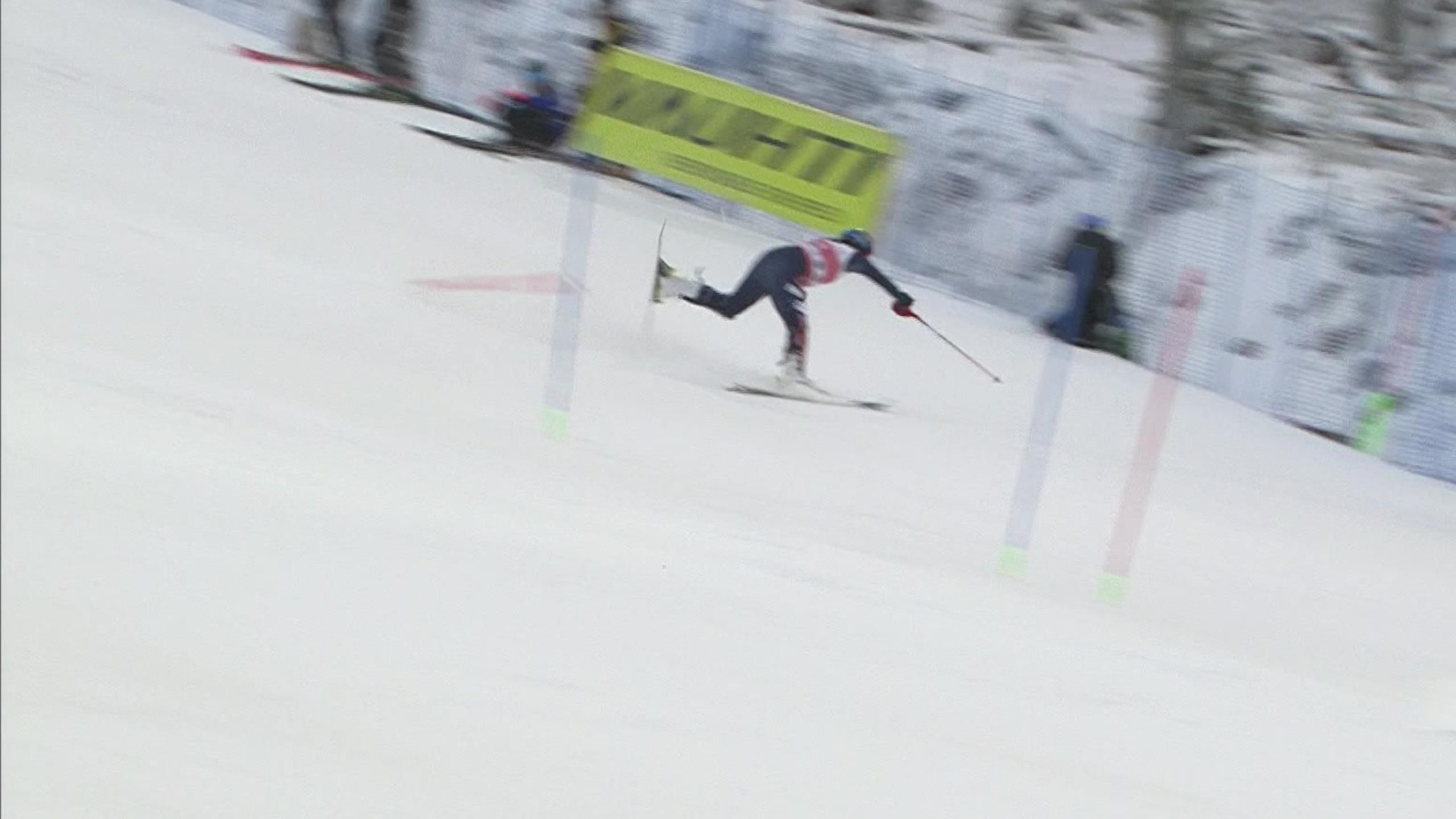 Sturz im Slalom: Maria Therese Tviberg mit Crash im 1. Lauf in Levi ...