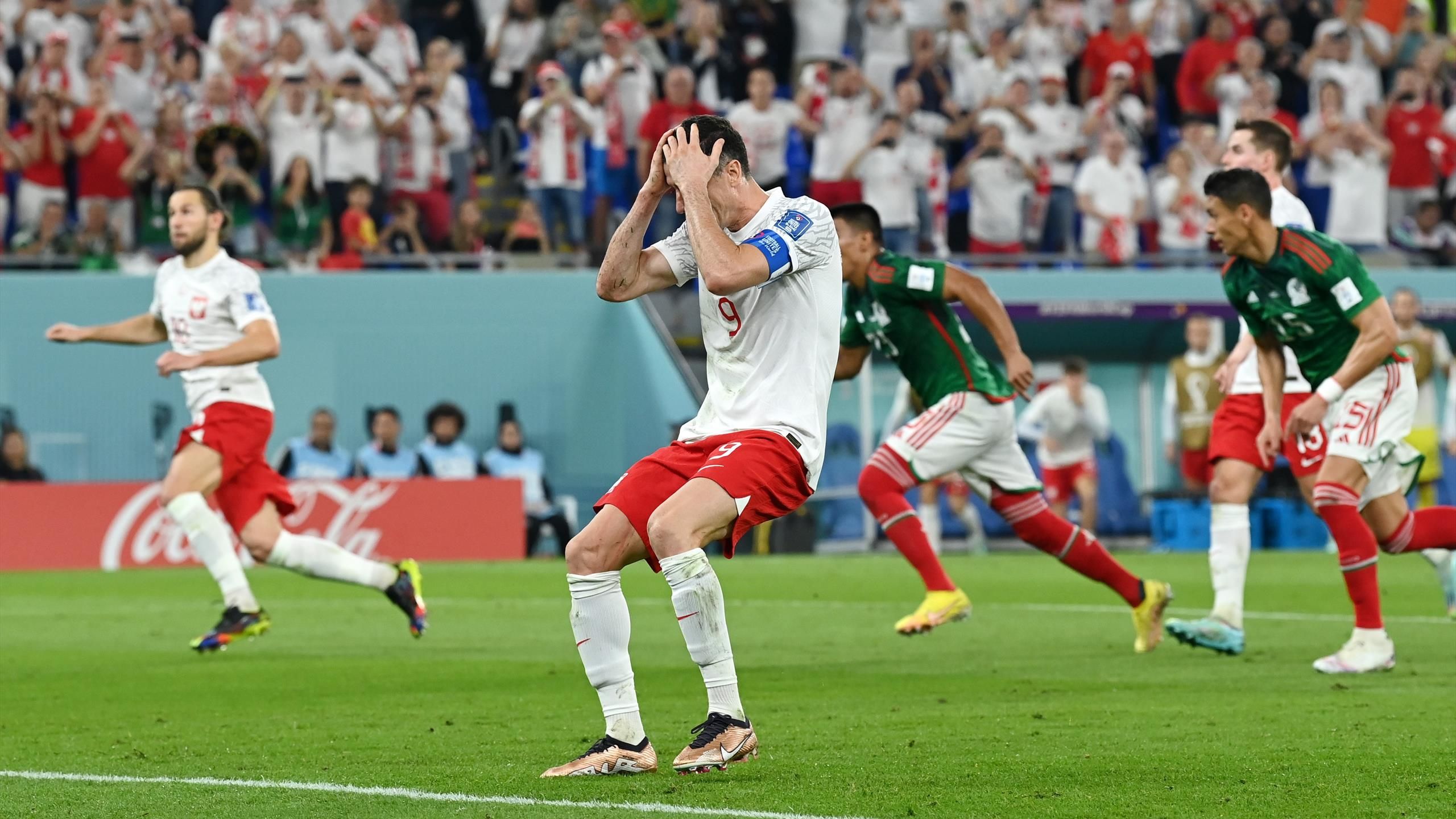 gafado-lewandowski-el-memo-ochoa-le-para-un-penalti-y-sigue-a-0-en
